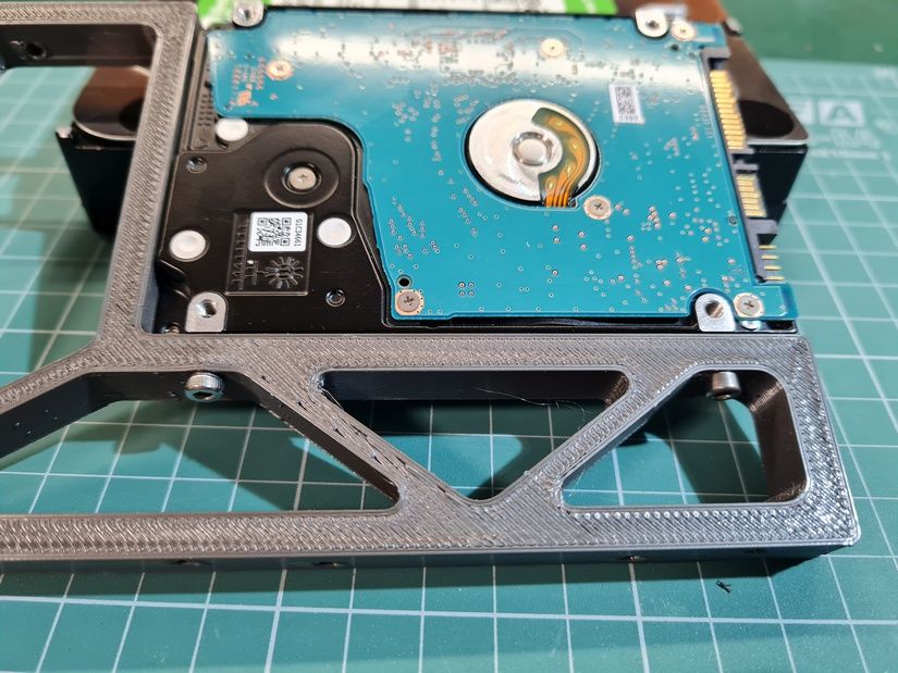 2.5 to 3.5 HDD pin-to-pin adapter | 3D models download | Creality Cloud