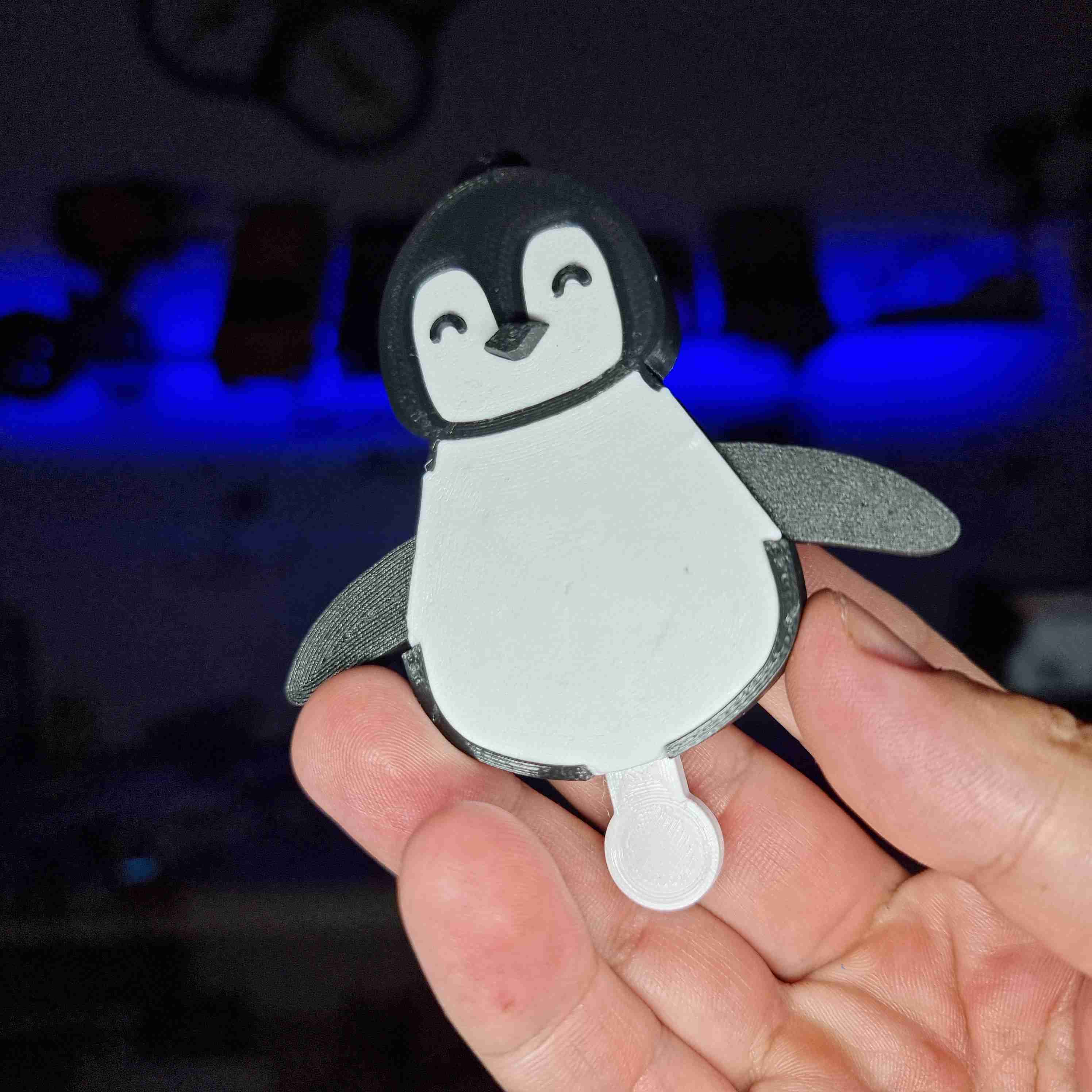 PENGUIN WITH MOVING HANDS KEY HANGER ( NO HARDWARE NEEDED) | 3D models ...