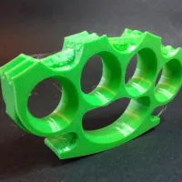 Hi ! My print, of "Tactical Knuckle duster" by "SkaljicNezir". Slicer ...