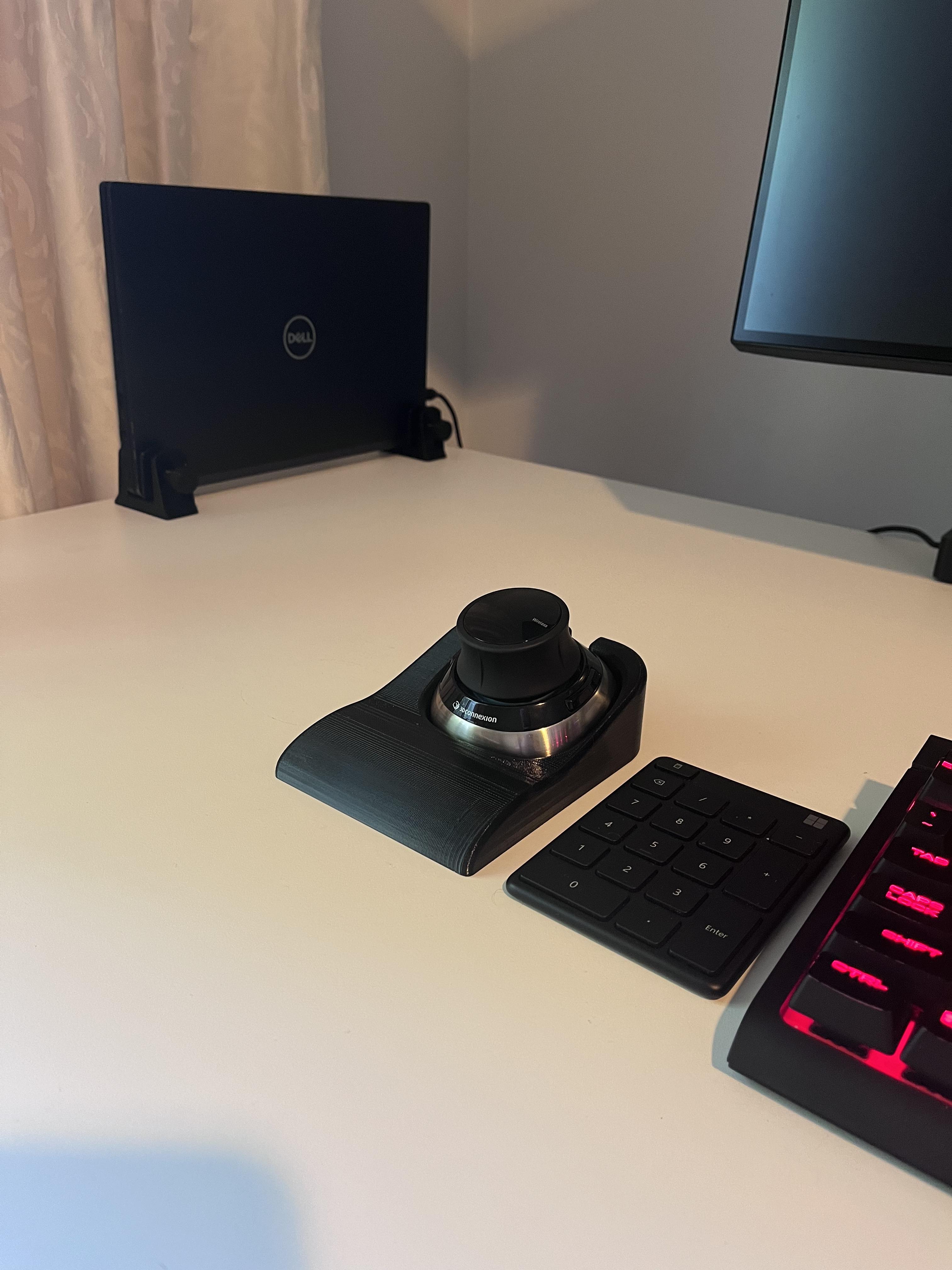 Space Mouse Holder | 3D models download | Creality Cloud