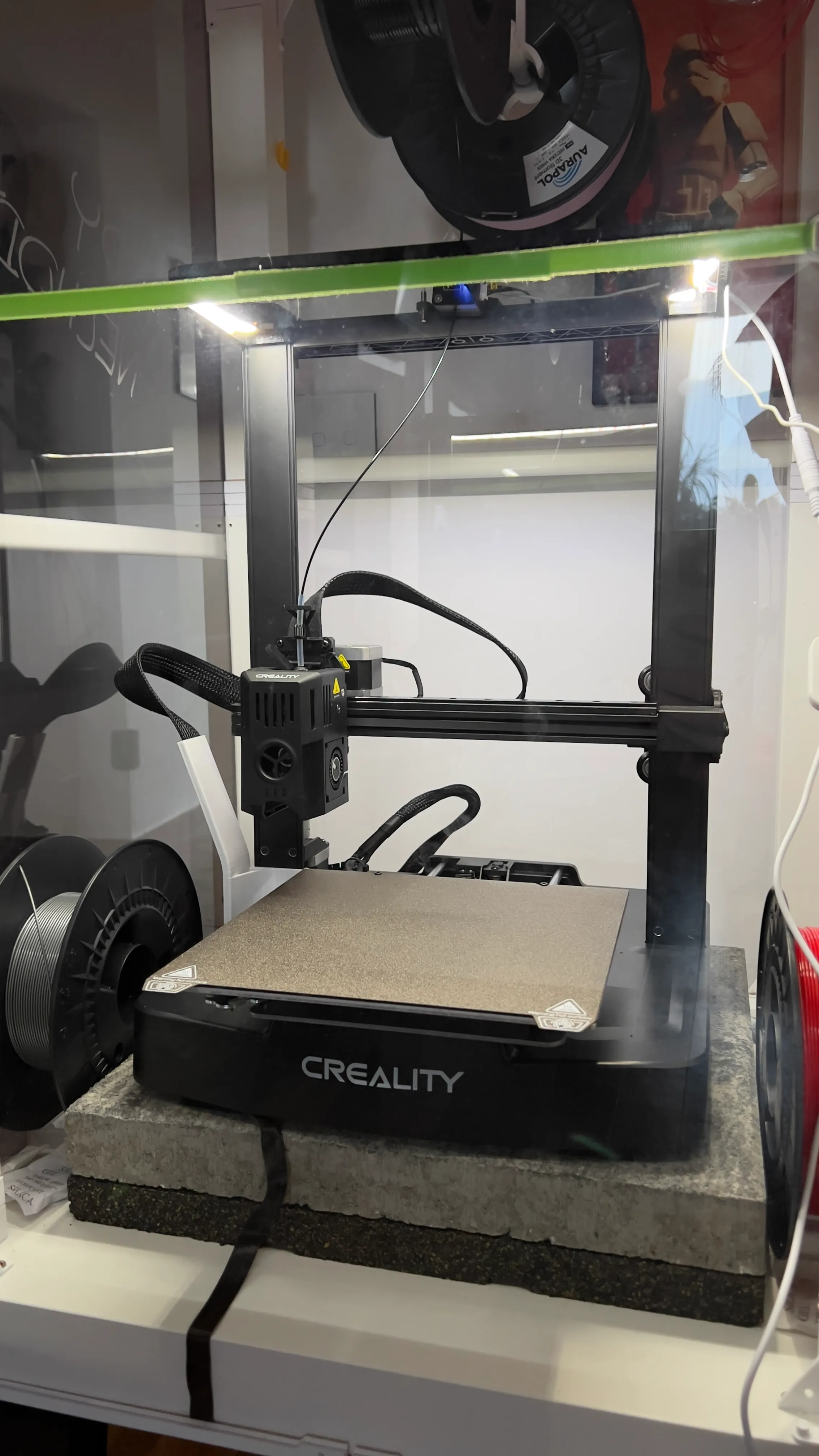 Very nice design of the light bar. Very easy to print on 220x200 plate. Didn't use the cover ...