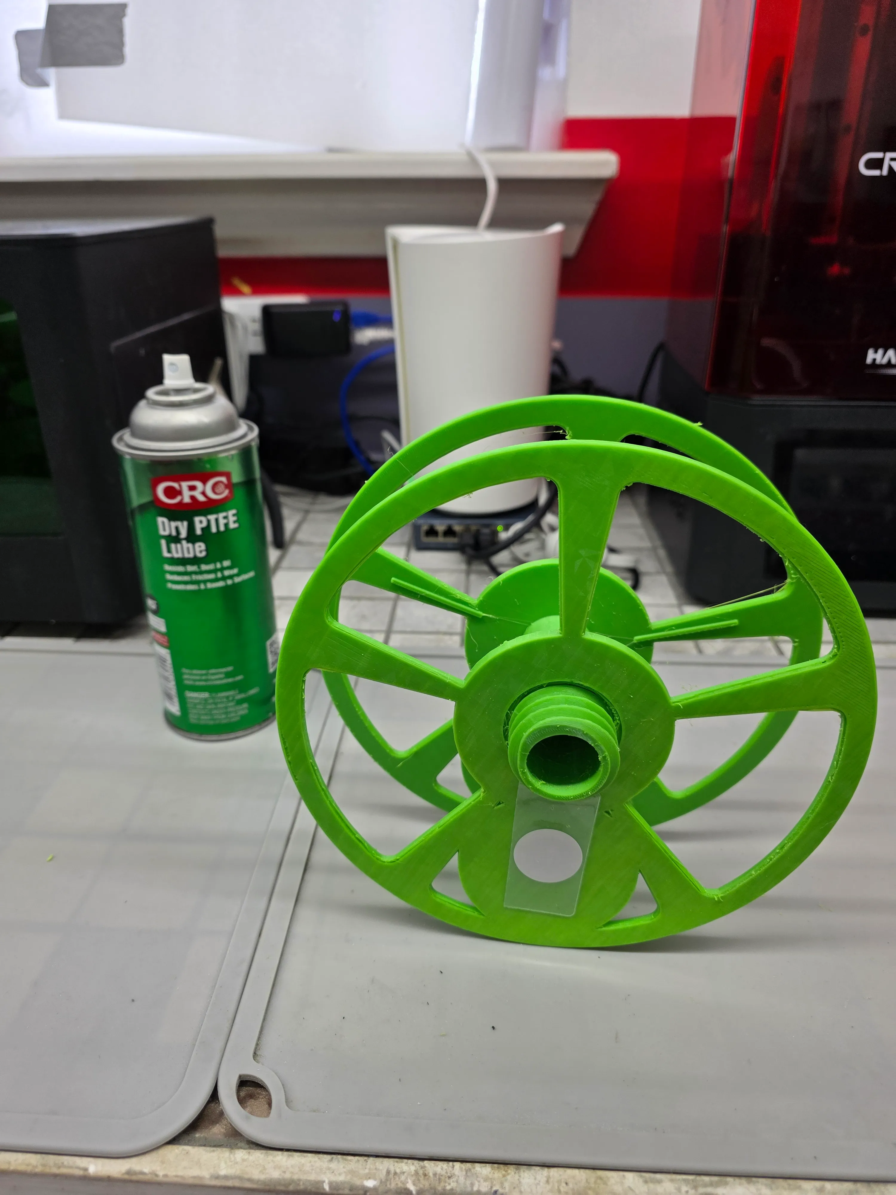 Free 3D Printer Parts STL Download - Universal 2 part Spool Adapter modded from LTek's versionby ...