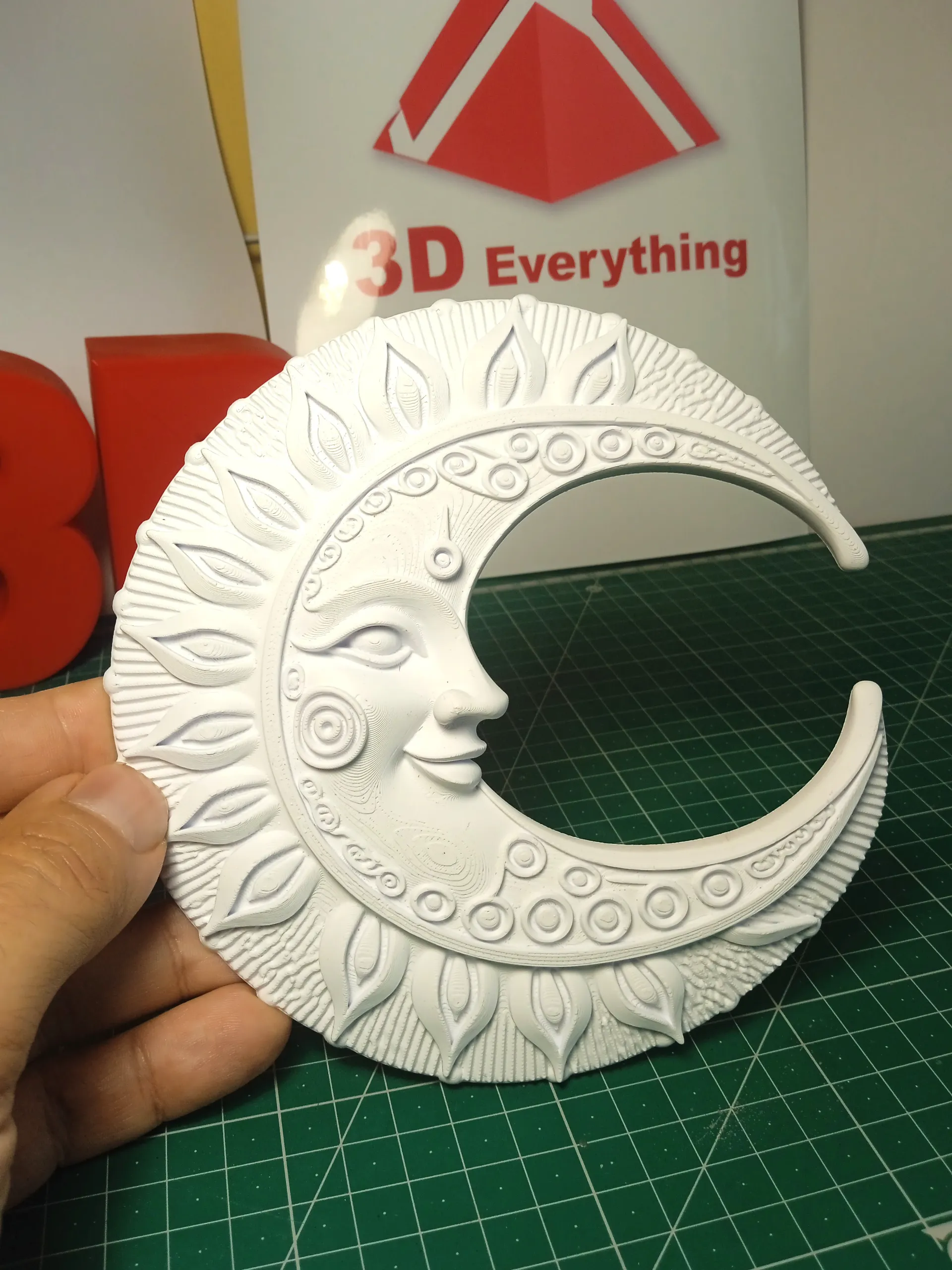 Print of this beautiful decorative moon. | Creality Cloud