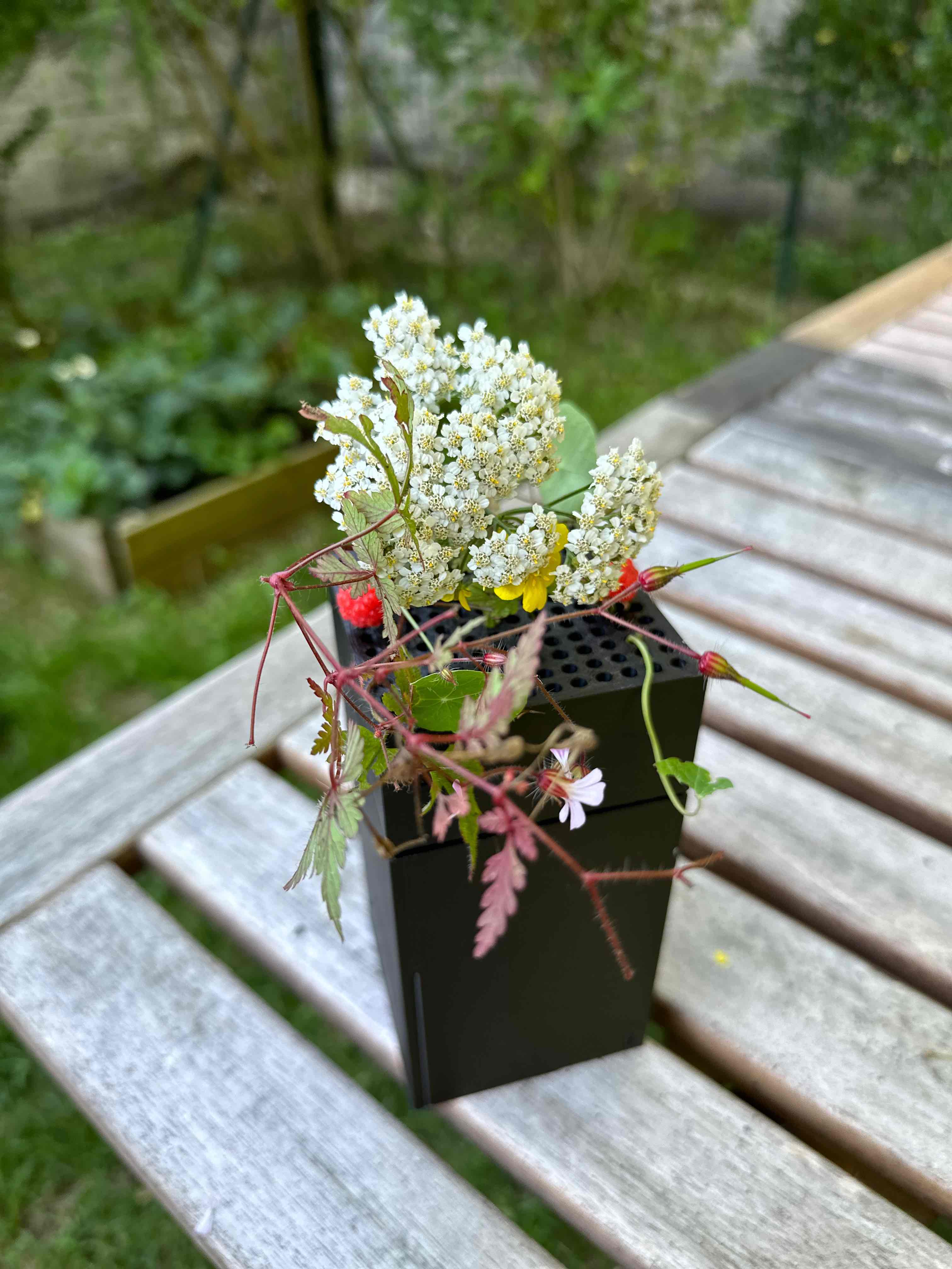 Geek flower pot from gaming console | 3D models download | Creality Cloud