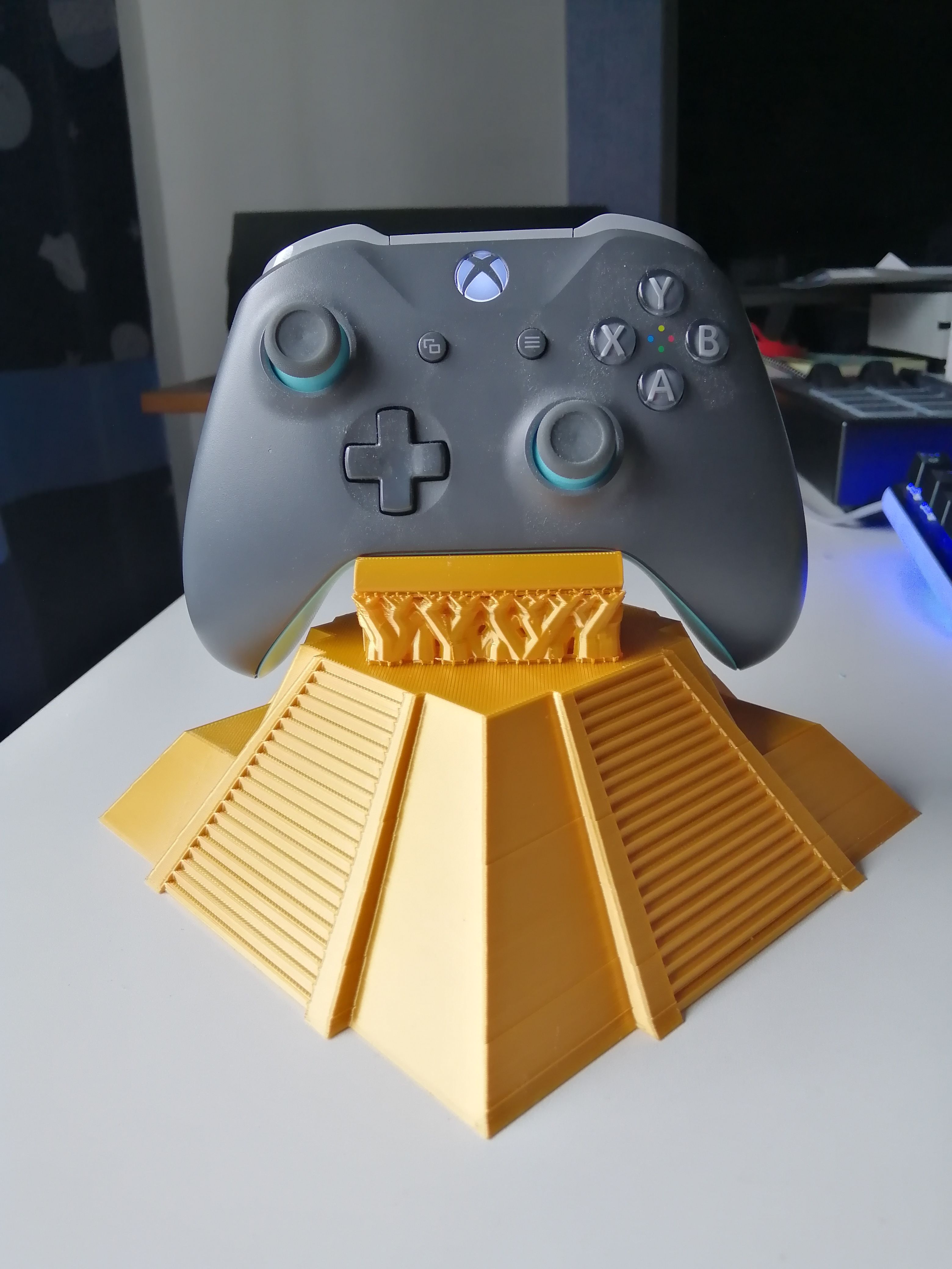 Aztec Pyramid Controller Holder | 3D models download | Creality Cloud