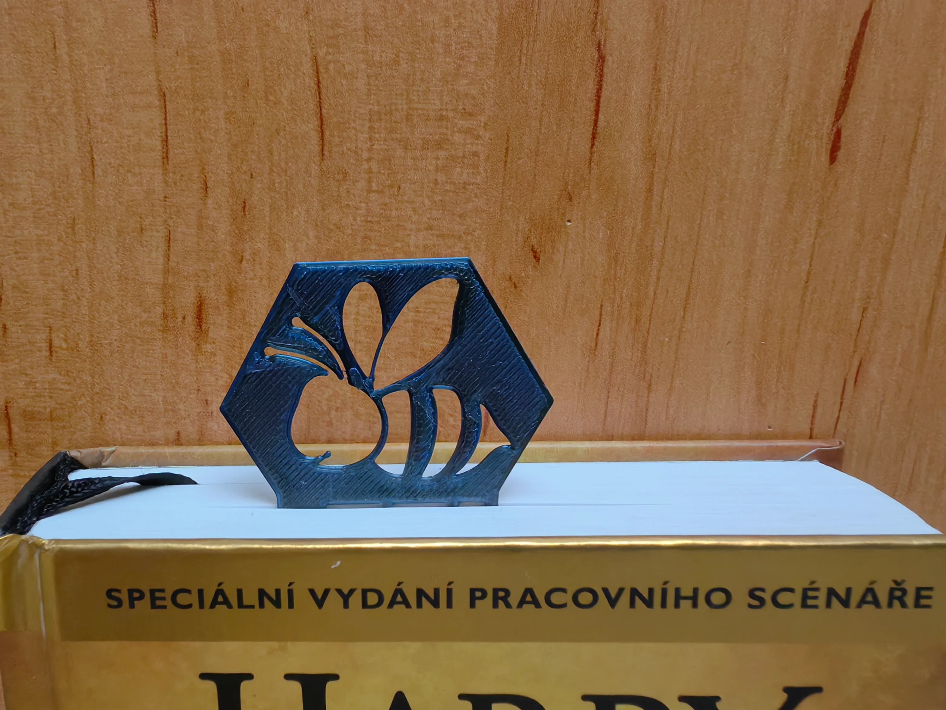 3D Printer Files | 3MF File | Bee bookmark. | Creality Cloud