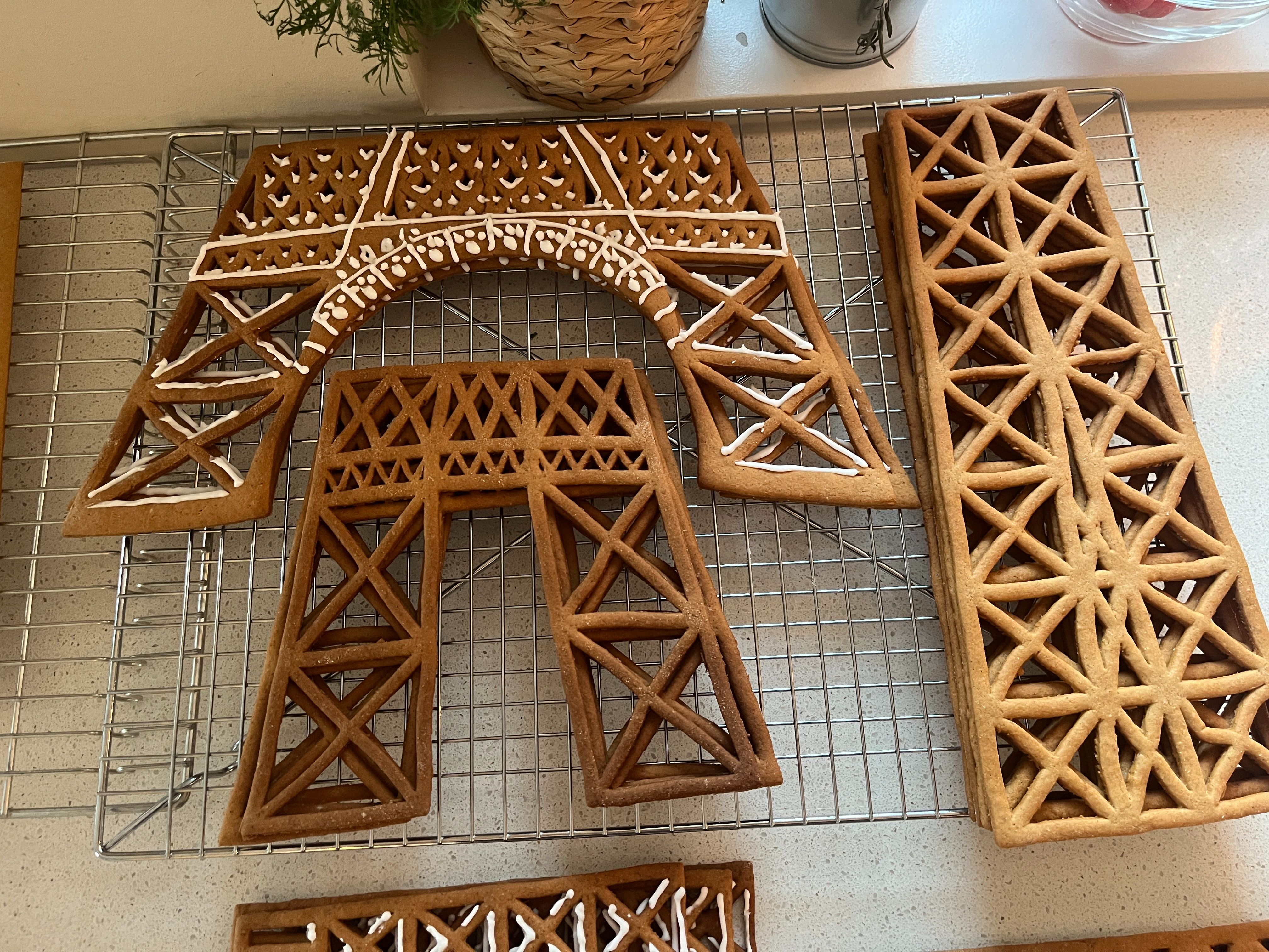 Eiffel Tower Gingerbread House Cookie Cutter | 3D models download | Creality Cloud