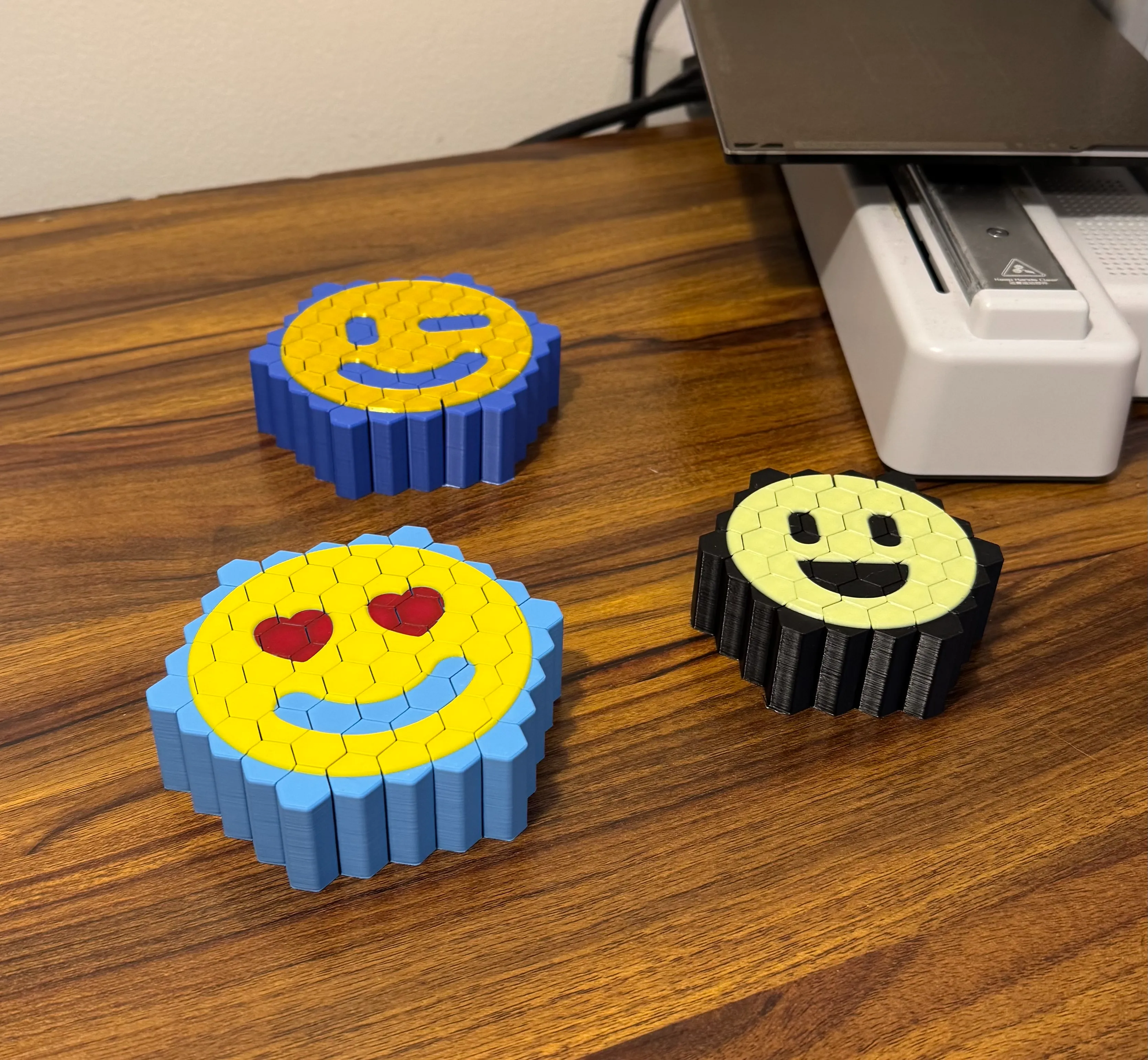 Toys & Games STL Téléchargement - Emoji Hexcell Fidget Flexi Grids ...