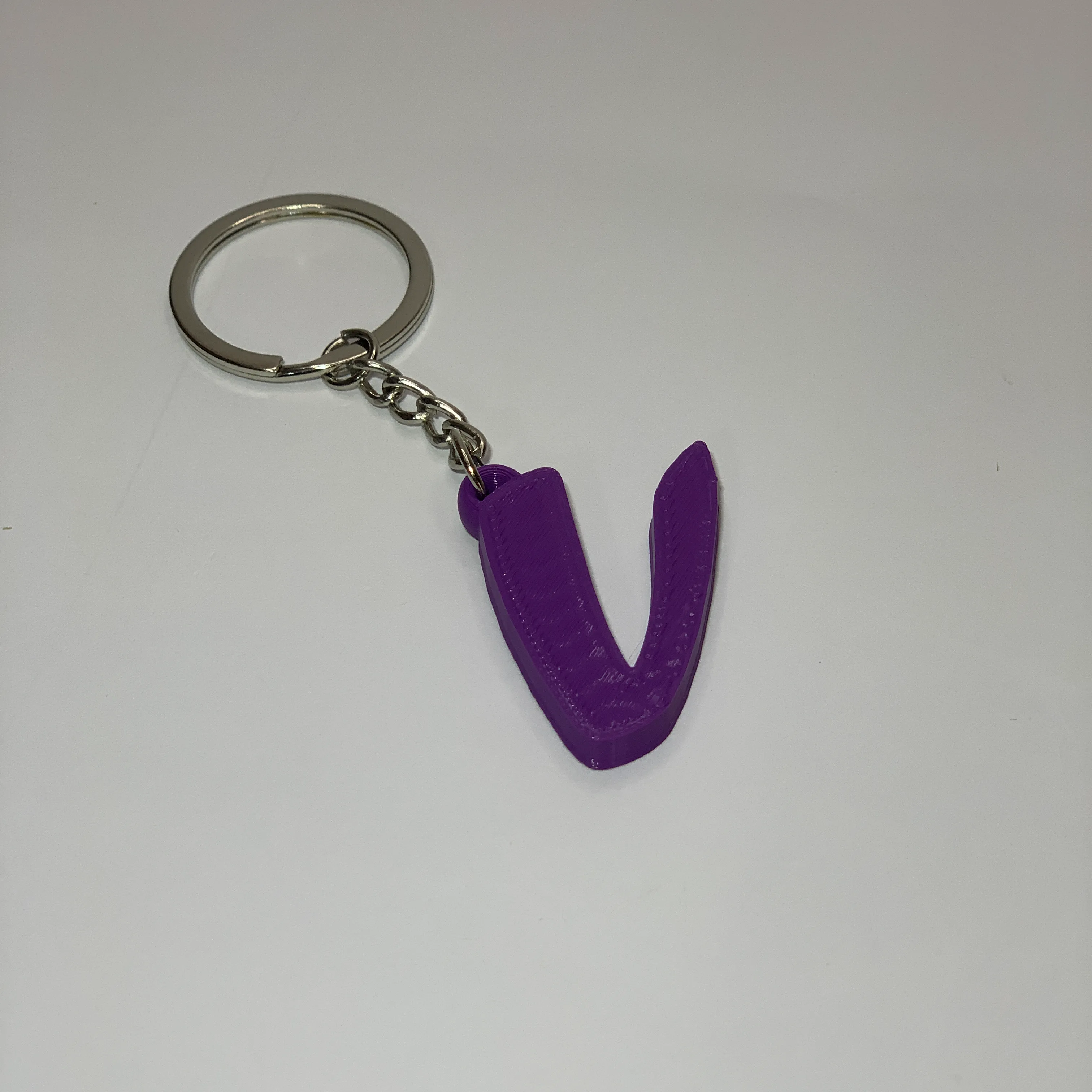 Jewelry & Accessories STL Download - Letter V Keychainby Mu3D