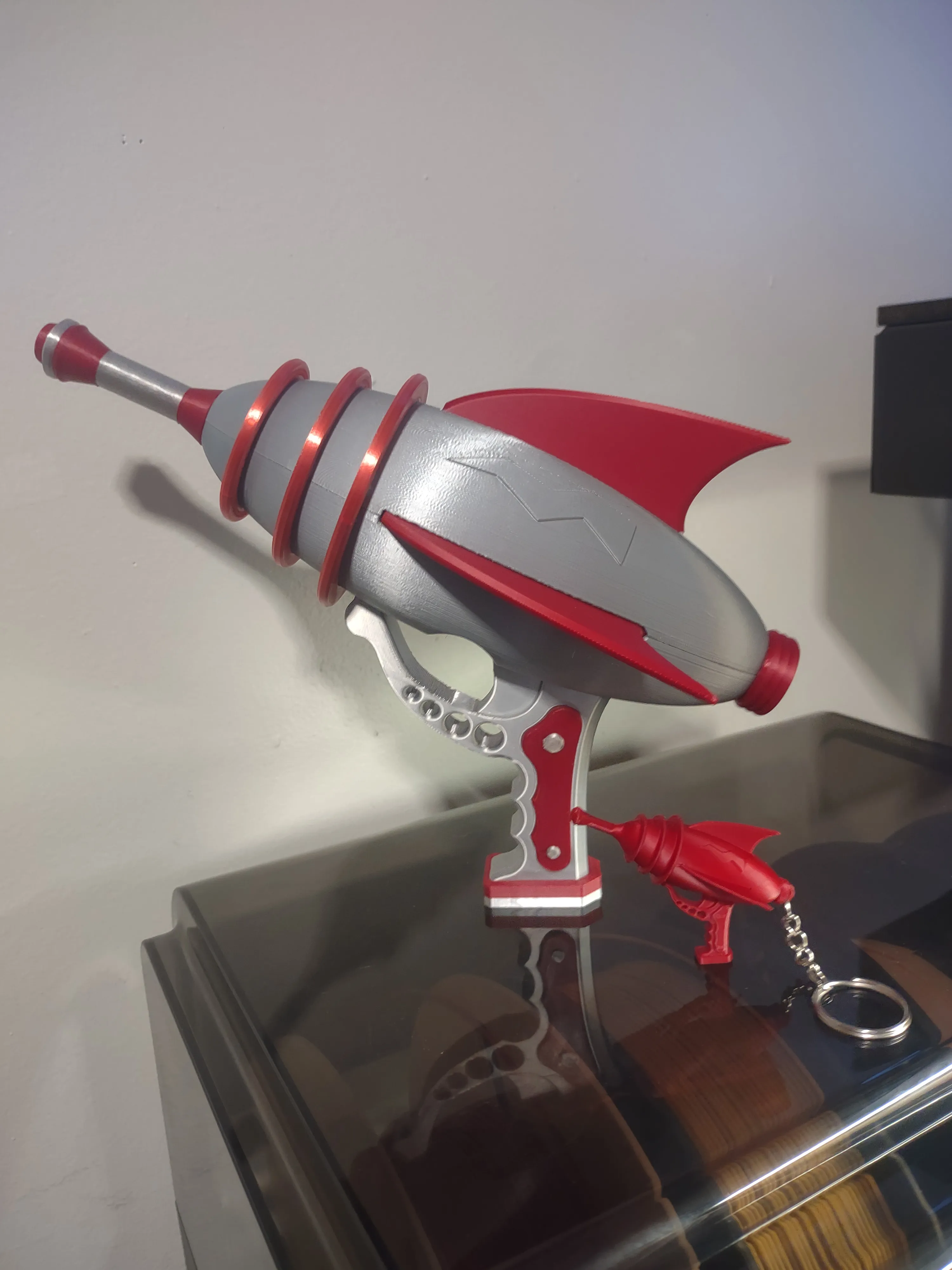 Cosplay STL Download - Atomic Era Ray Gun Prop with Bonus Keychainby ...