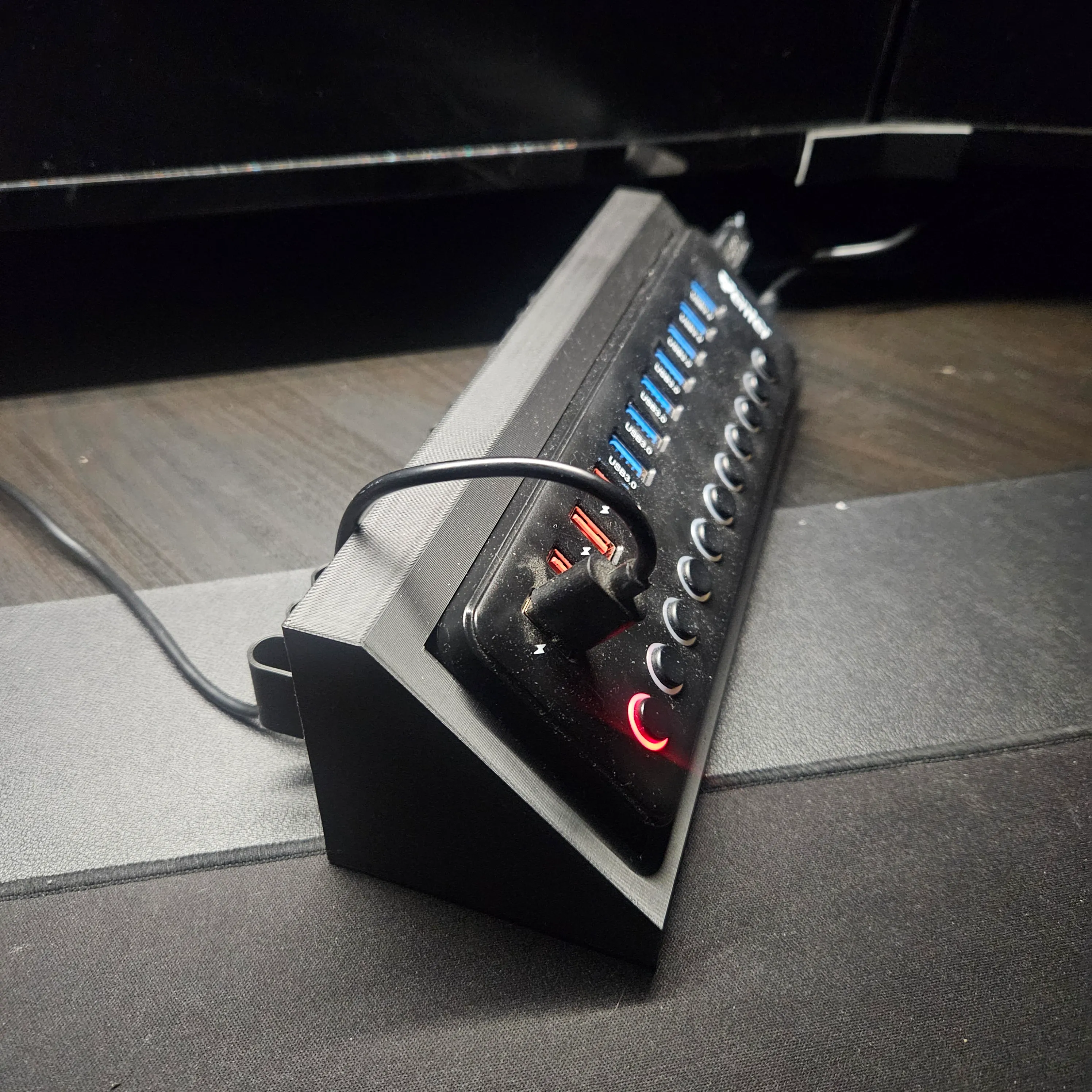 Free Tools & Spare Parts STL Download - Wenter 11-Port USB Hub angled ...