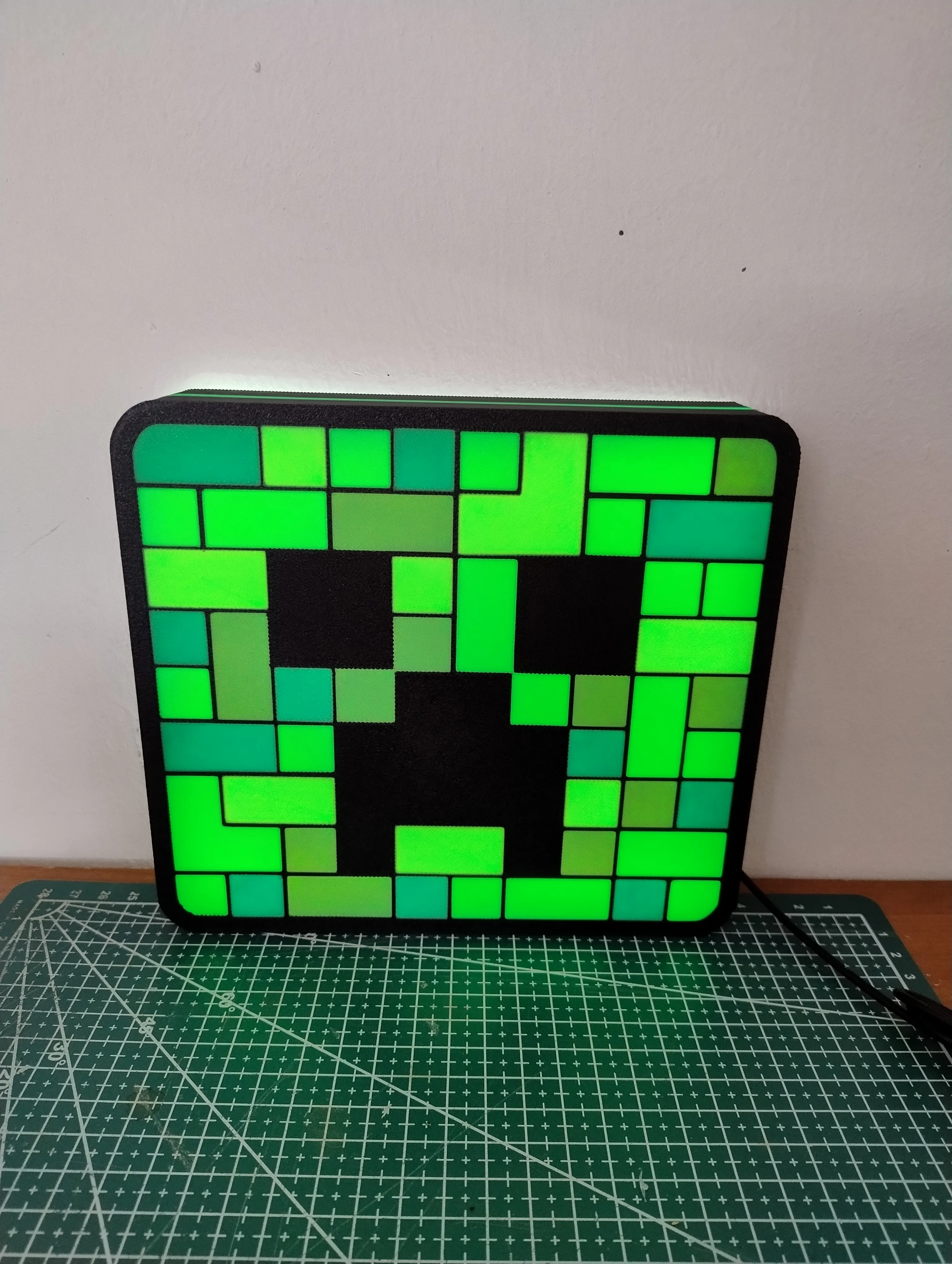 Lighting & Lamps STL Download - Creeper minecraft lightbox lampby Jscatalan