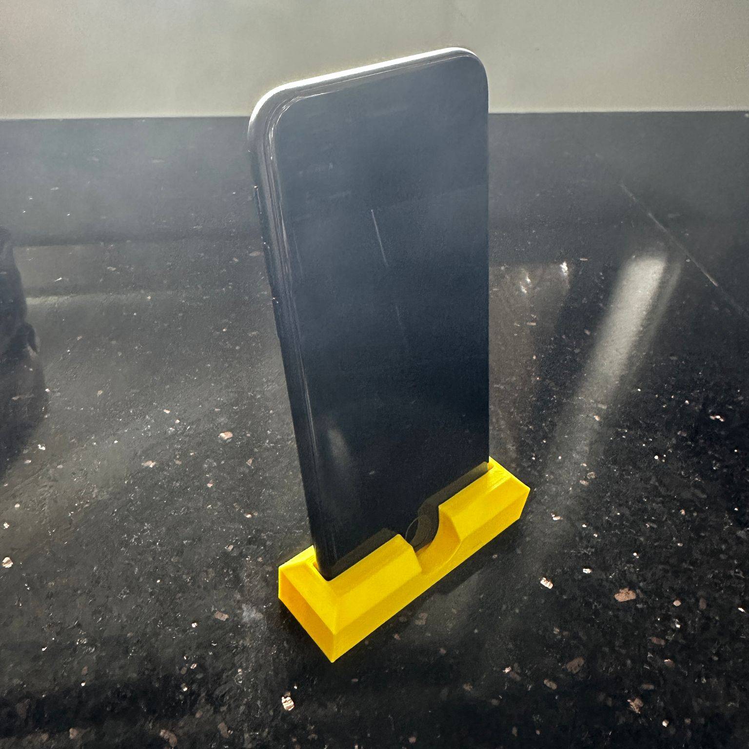 3D Printer Files | 3MF File | Basic iPhone 7 Stand | Creality Cloud