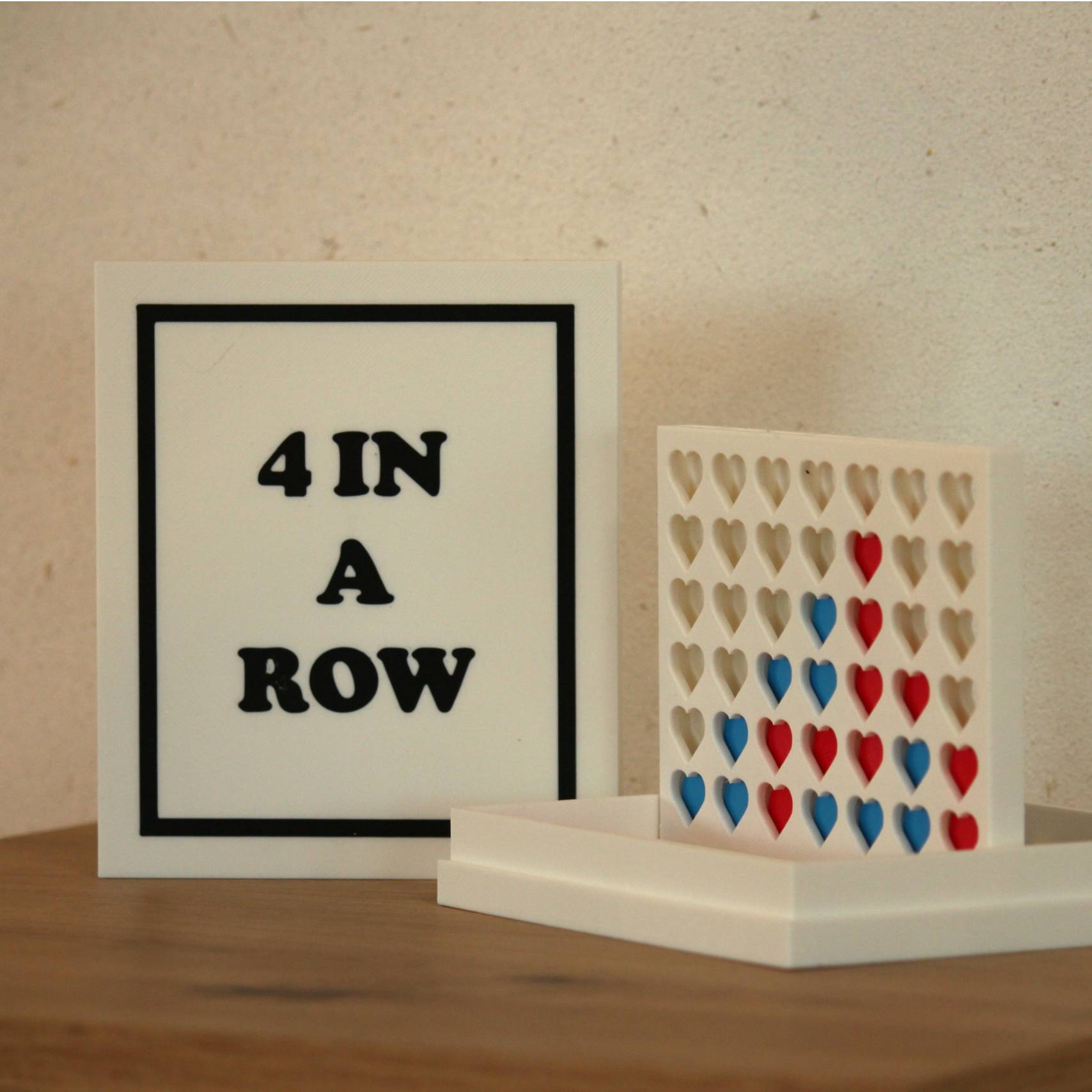 Board Games & Card Games STL ダウンロード - 4 In A Row Hearts - Augustas_