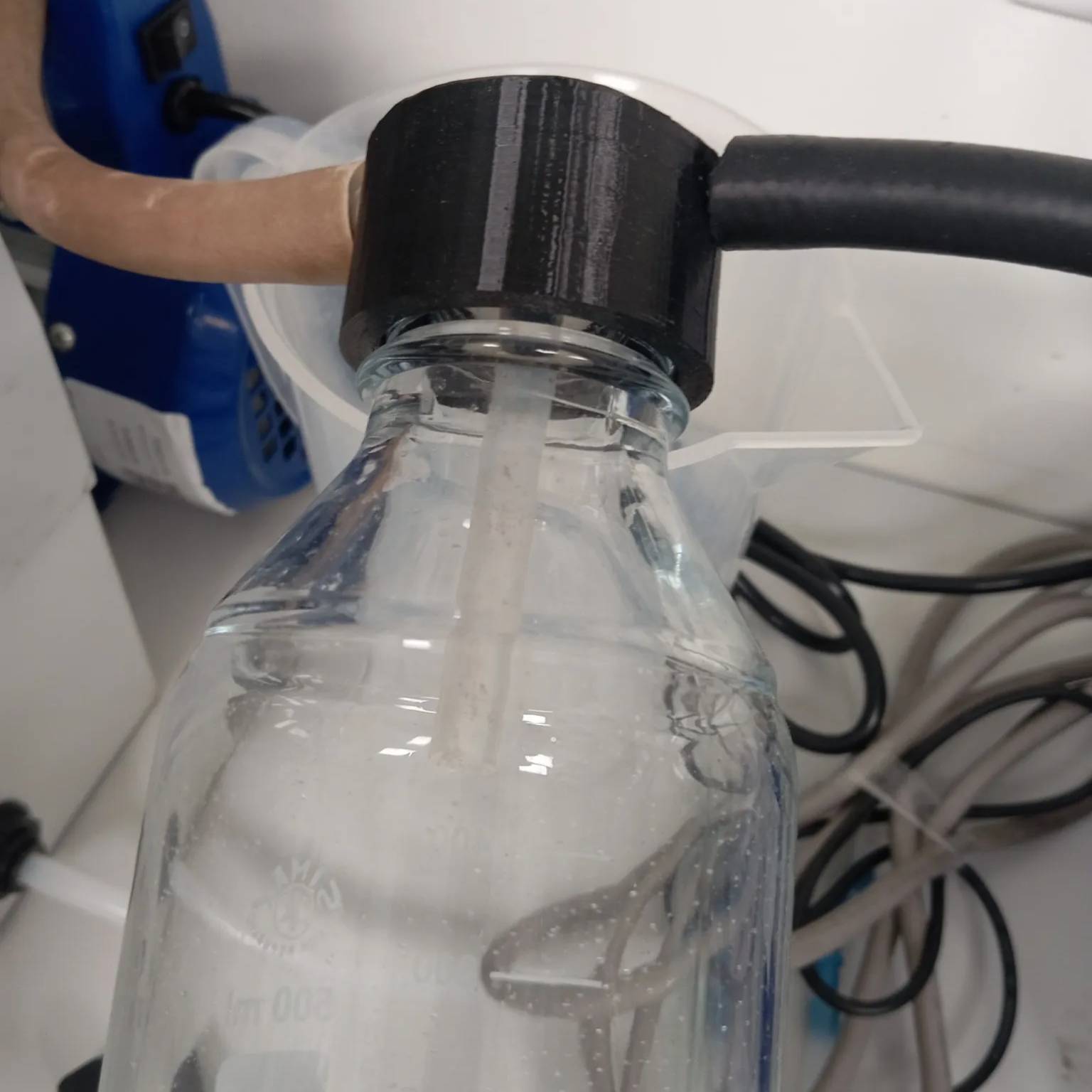 3D Printer Files | 3MF File | Gas trap. Cap for lab bottle GL45 (Drexel ...