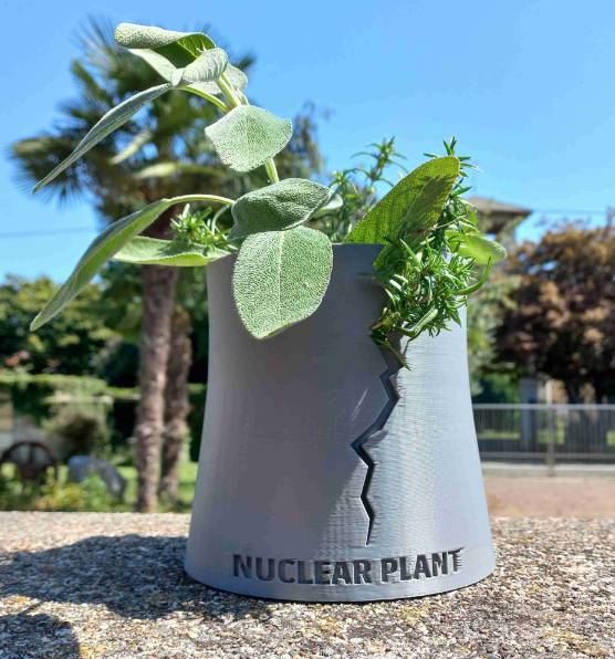 Introducing my project for the Plan Pot 3D printing contest: the "Power ...