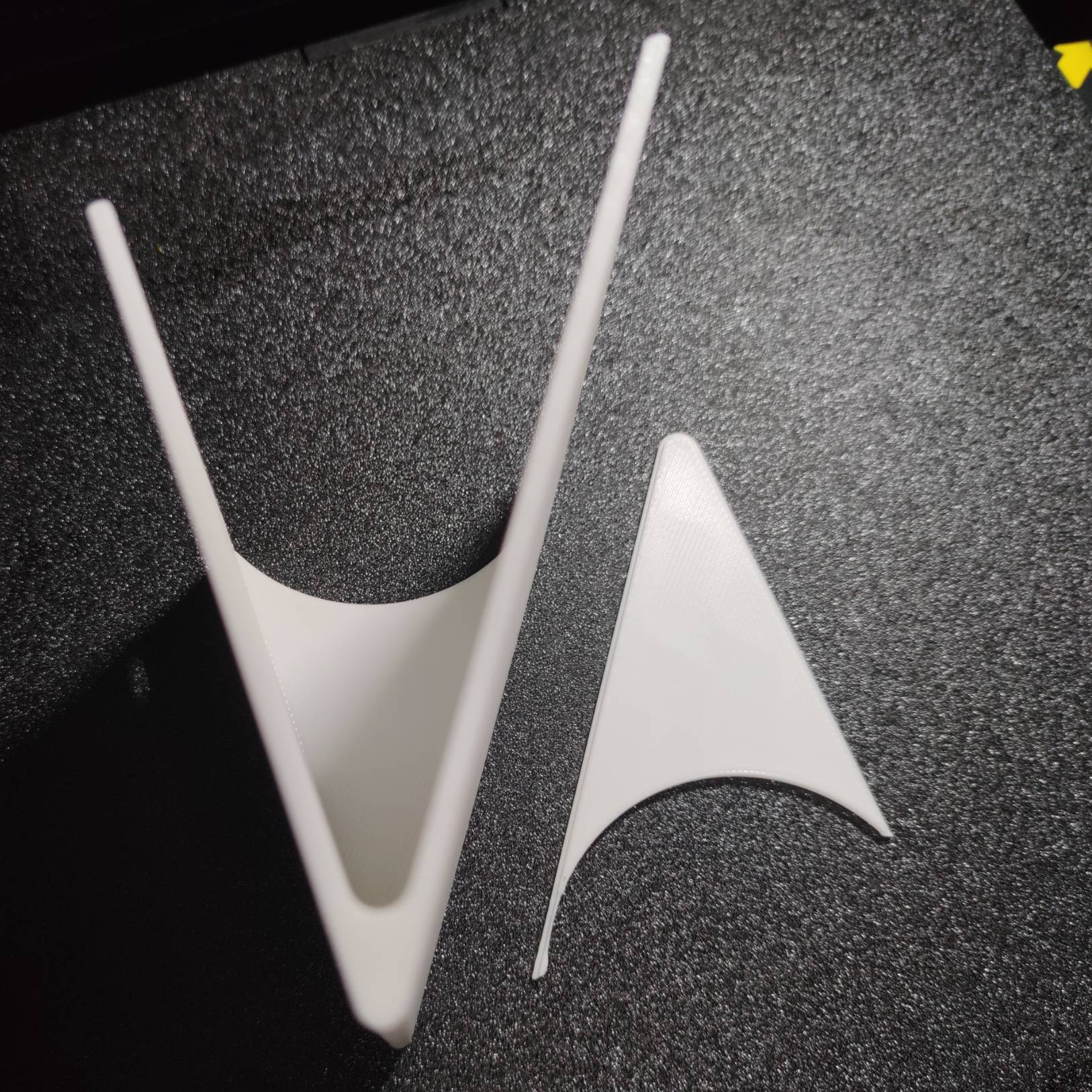 3D Printer Files | 3MF File | Slope shelf with mounting holes for ...