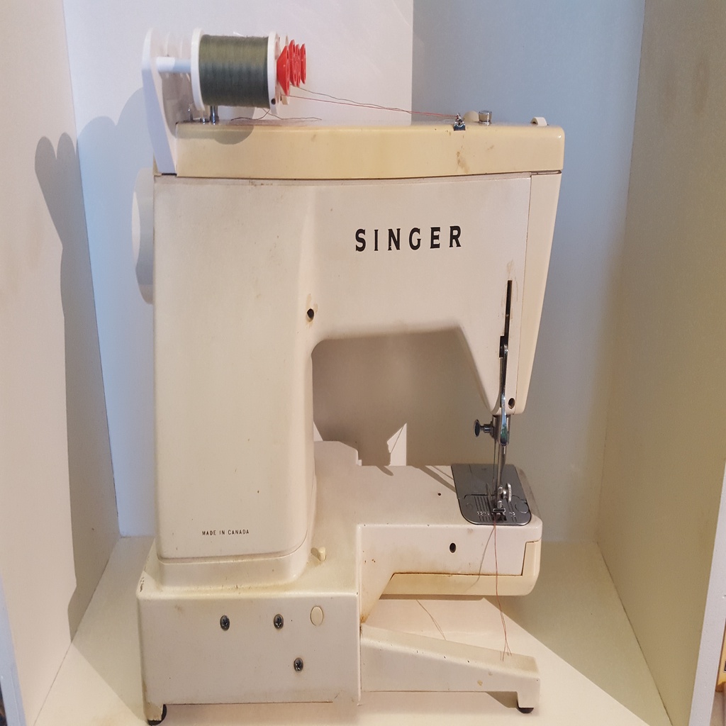 Singer Electronic 560 Spool Mod | 3D models download | Creality Cloud