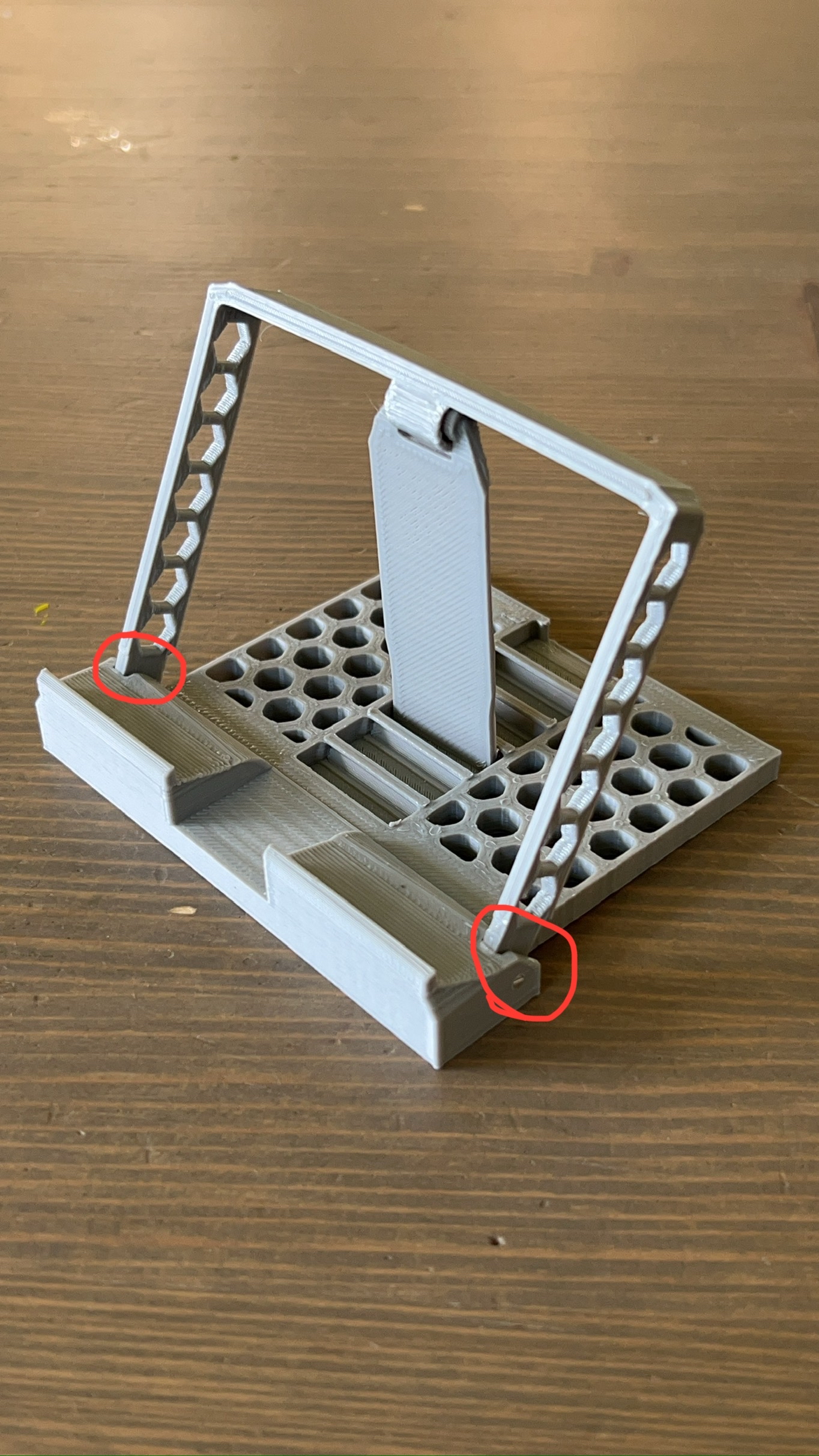 Nice design and easy to print. Only things to note are the hinges. Had ...