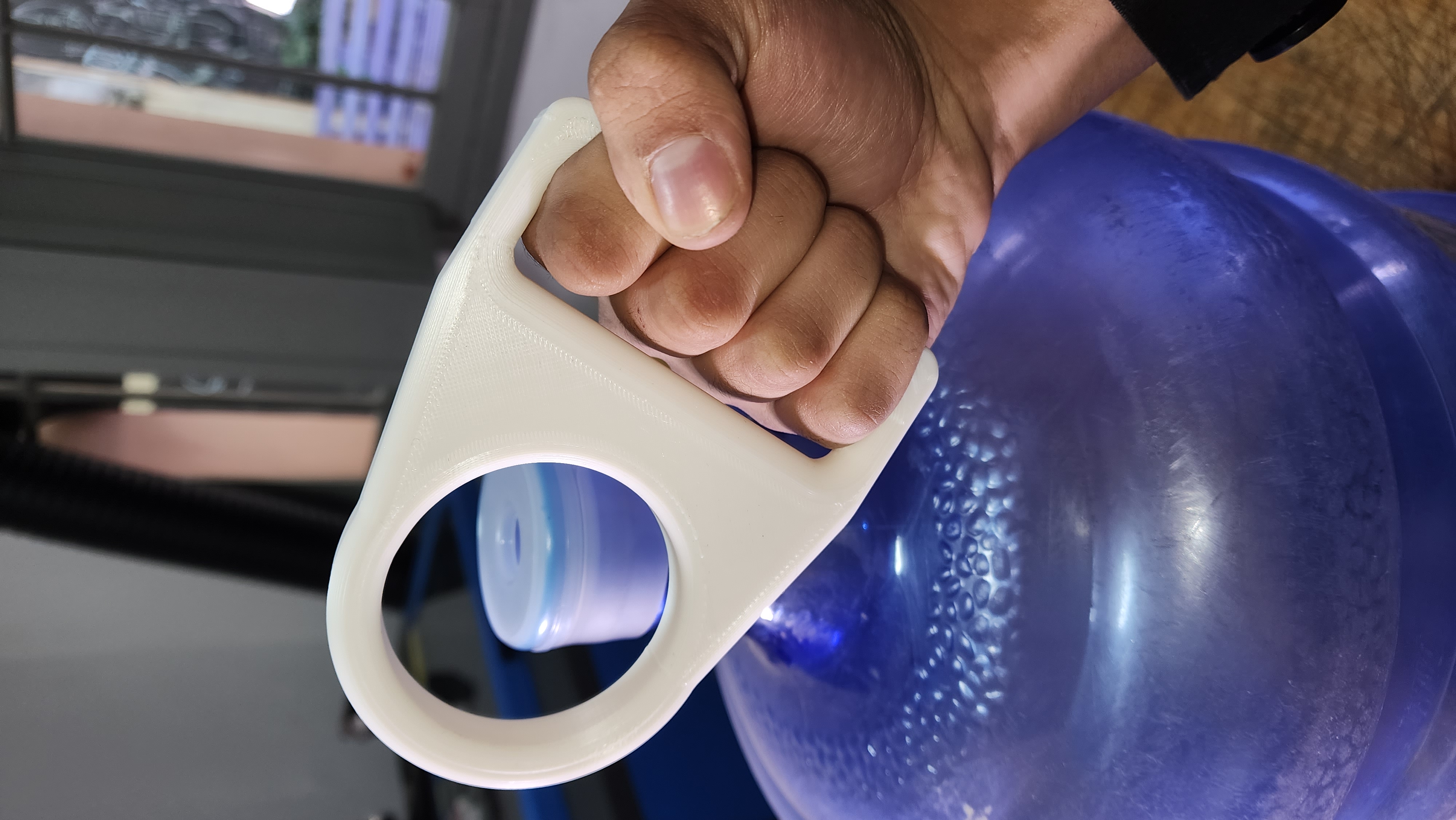 Agarradera garrafón | 3D models download | Creality Cloud