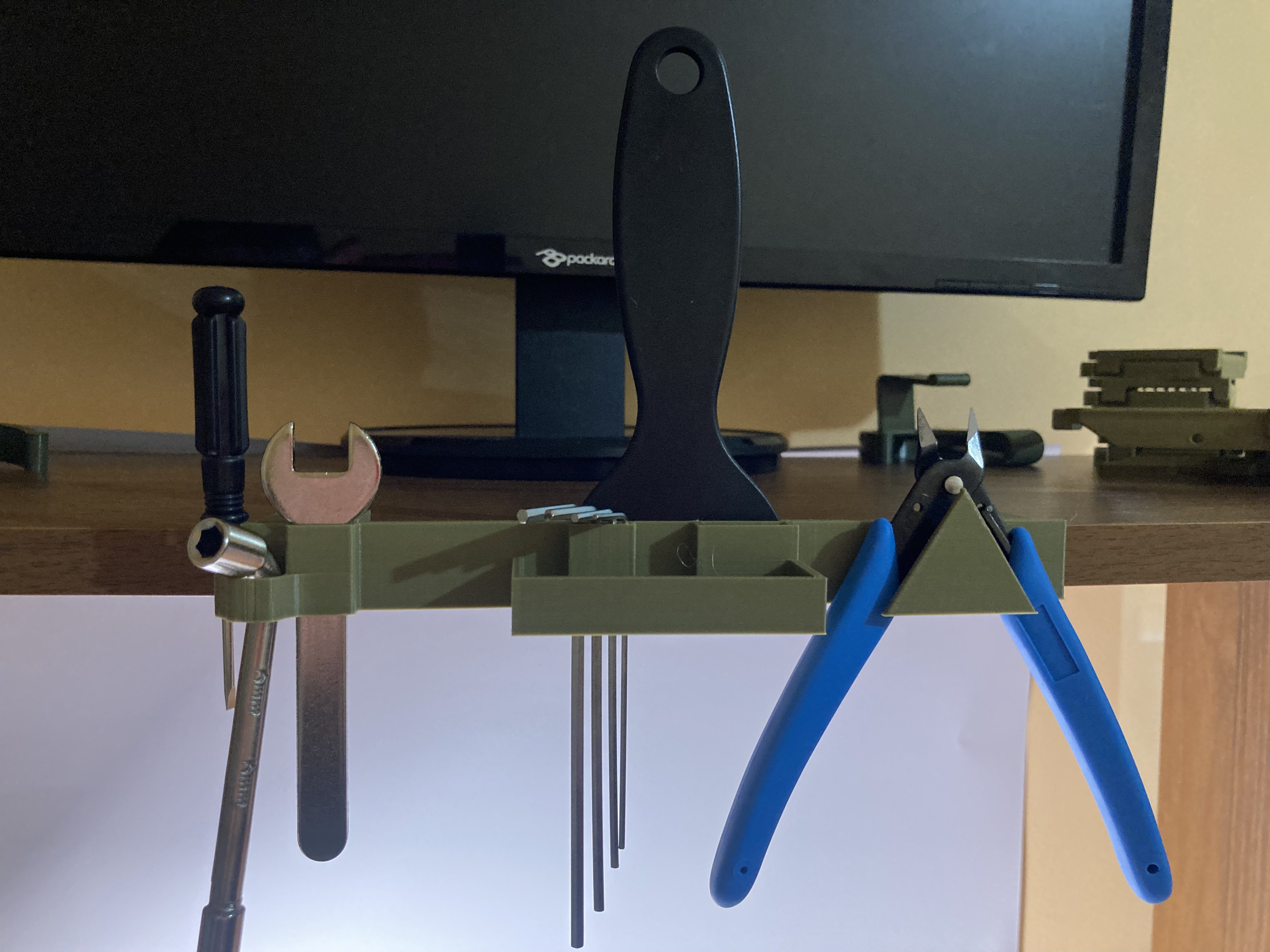 Tool Holder On a Desk | 3D models download | Creality Cloud