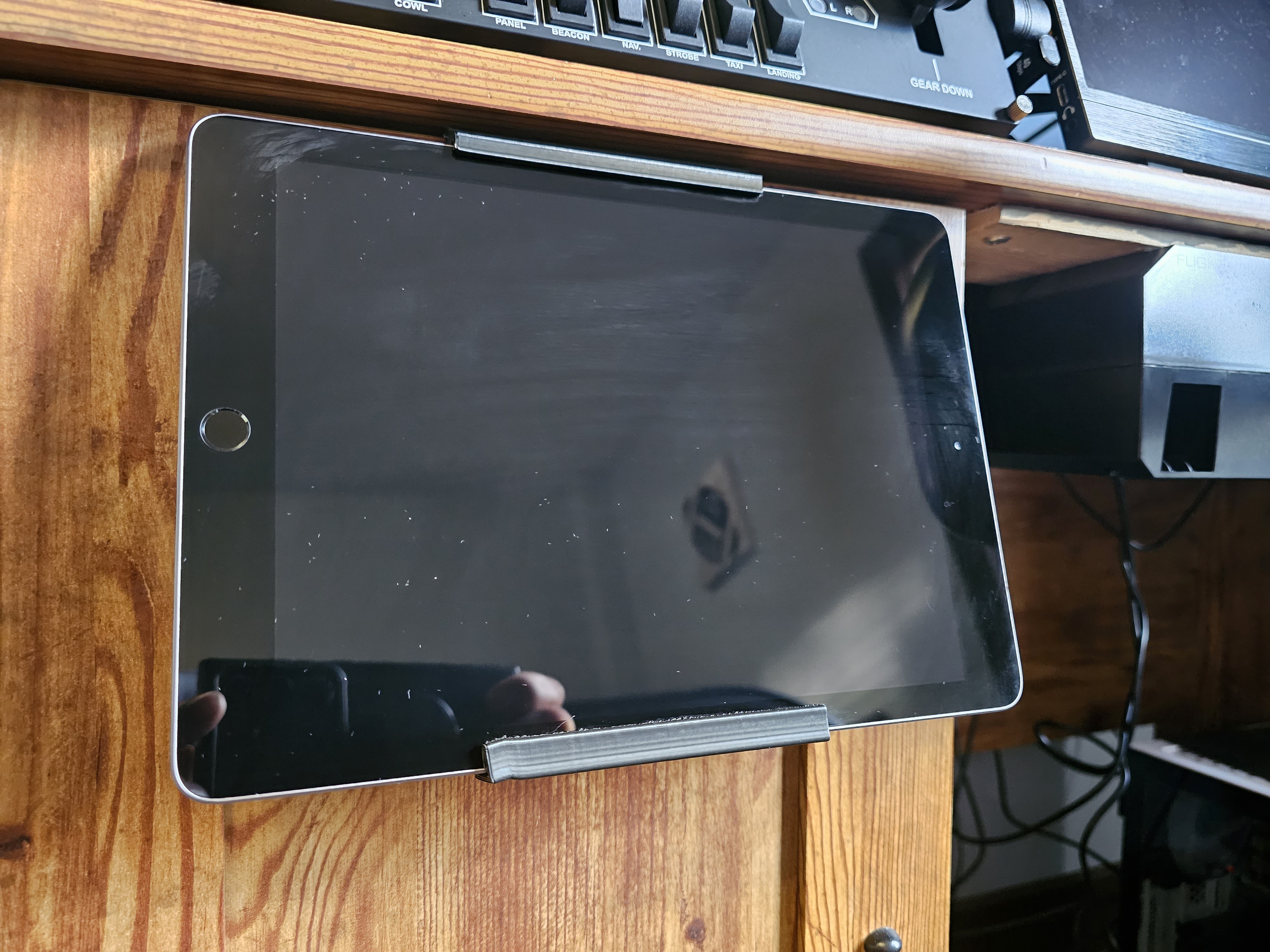 iPad desk door hanging mount | 3D models download | Creality Cloud