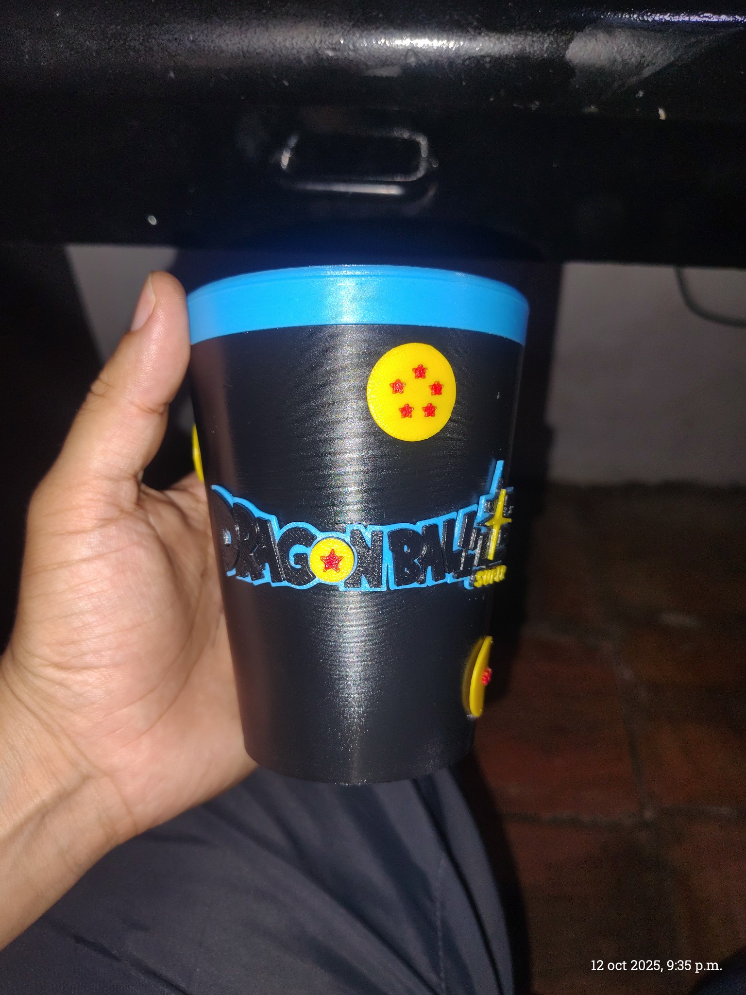 para darle forma a los relieves recuerda, calentar la pieza primero con ...