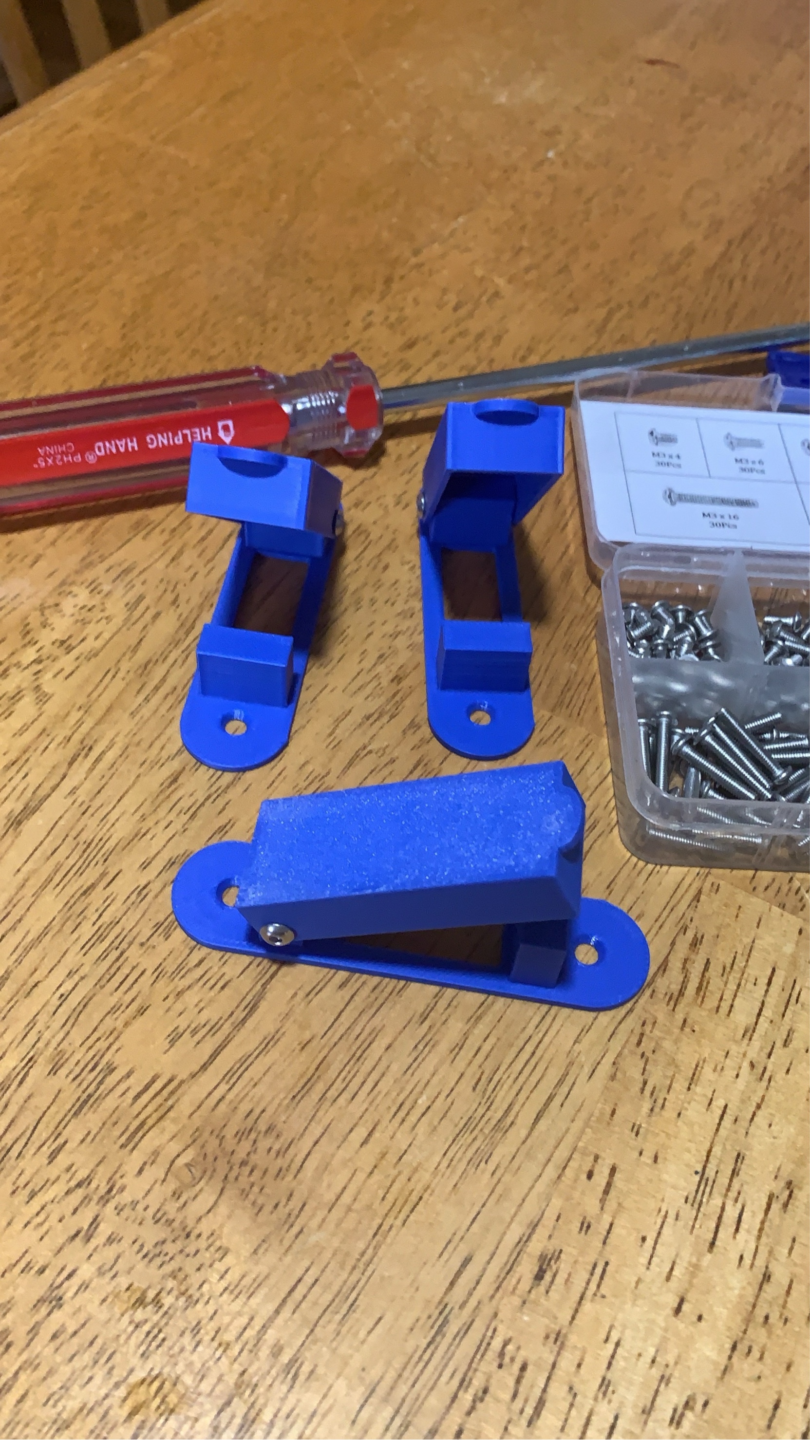 Printed fast and with no supports. Simple M3 screws worked perfectly. | Creality Cloud