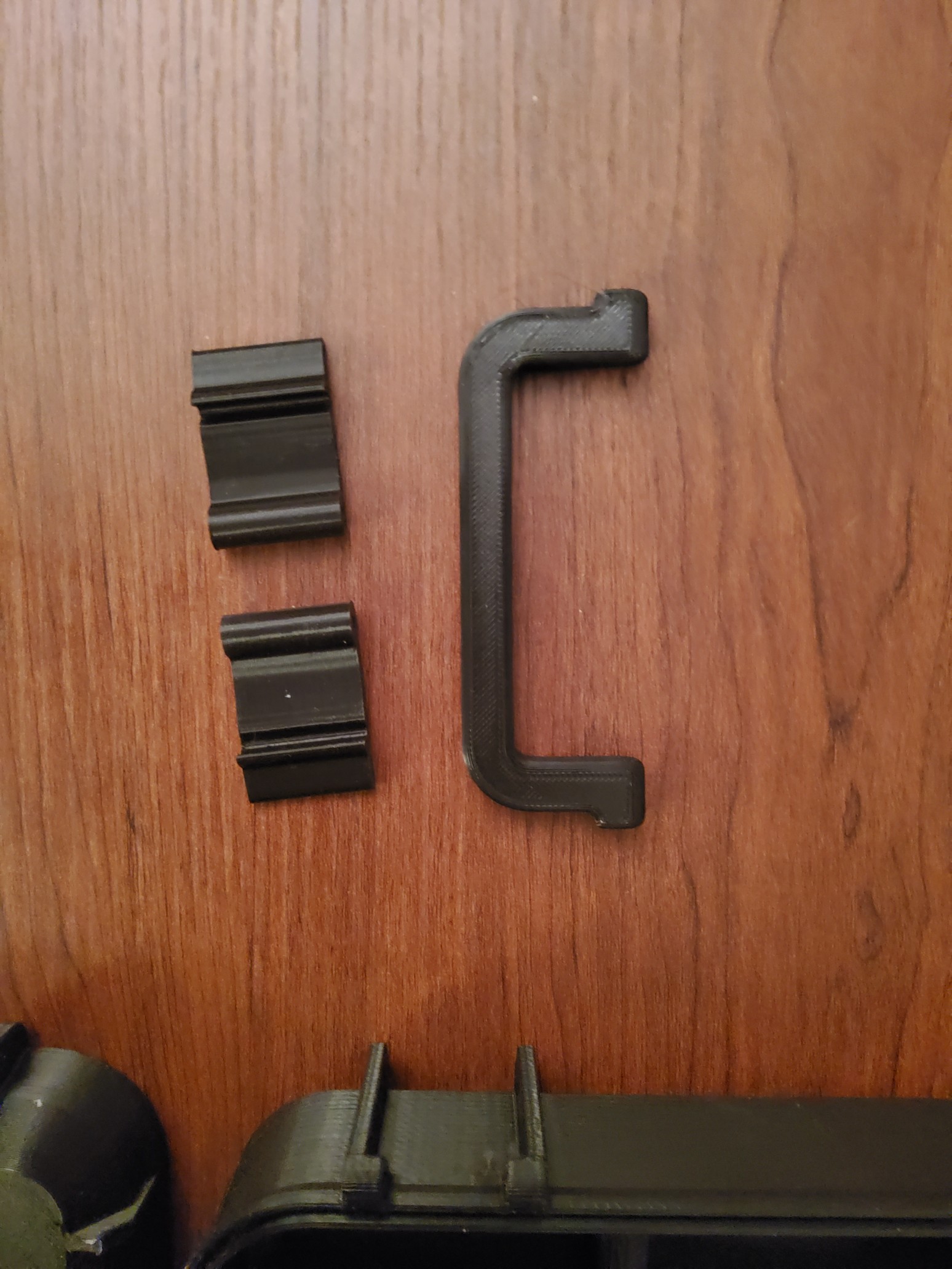 Now, with the handle and latching clips printed, this project is almost ...