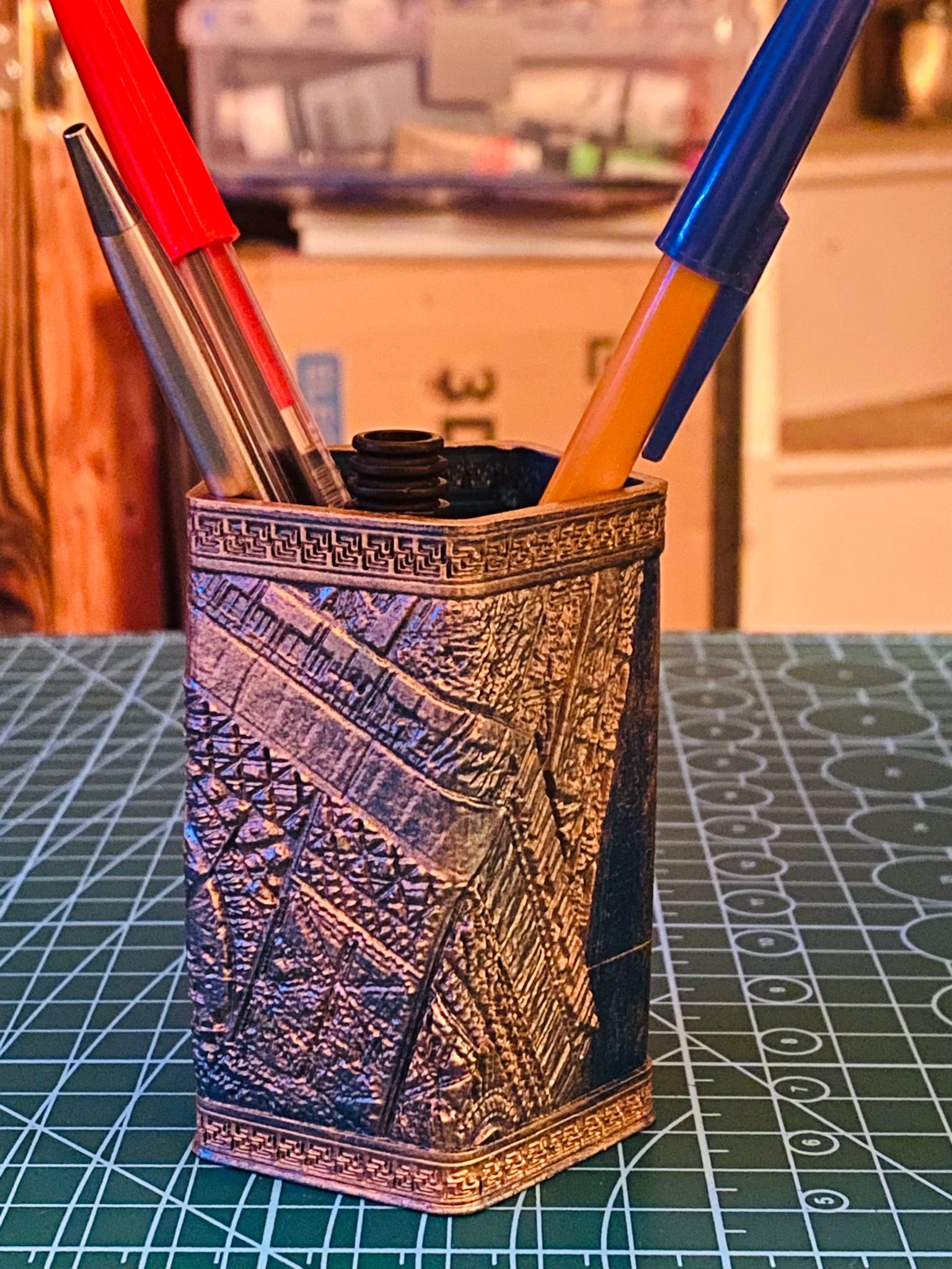 Eiffel Tower pen candle | 3D models download | Creality Cloud