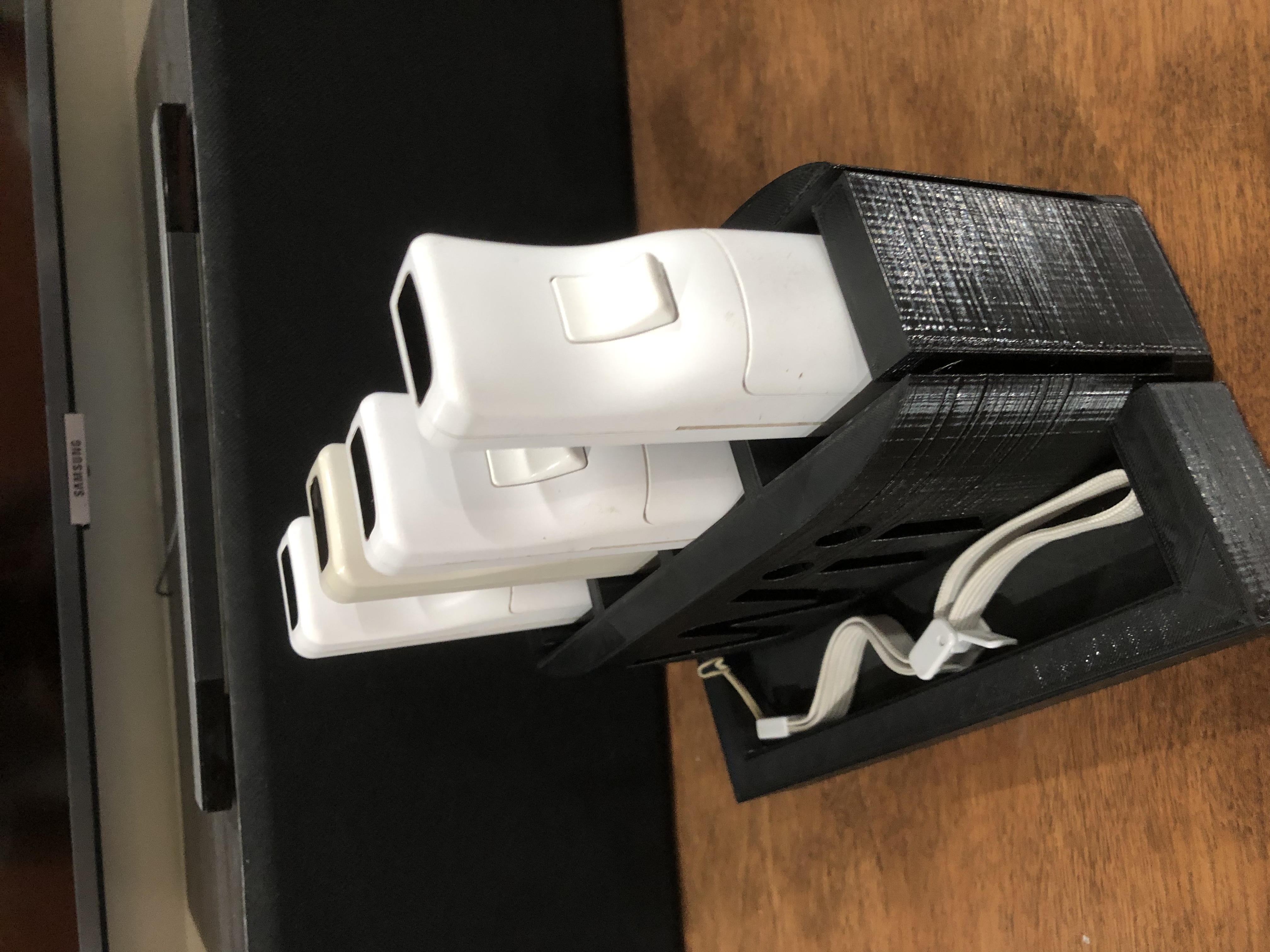 Wii Remote Stand | 3D models download | Creality Cloud