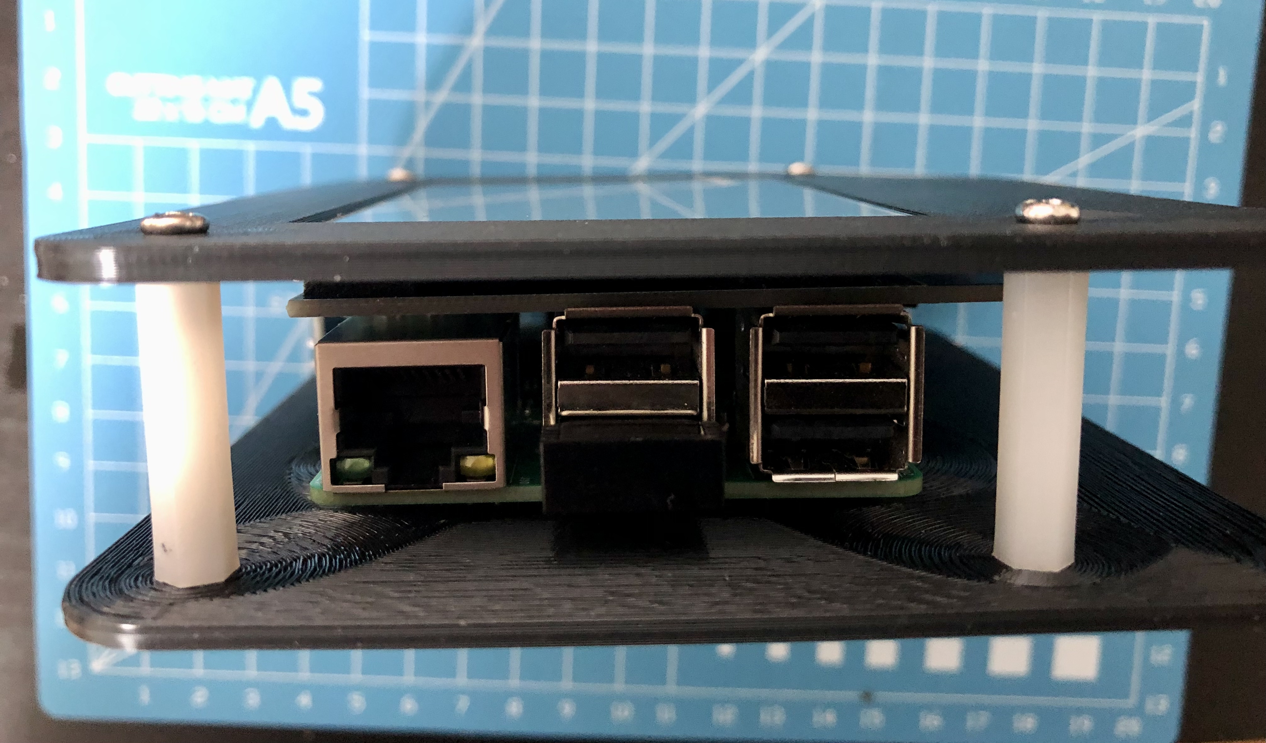 Case for Raspberry Pi 3 B+ with 3,5" Display | 3D models download ...