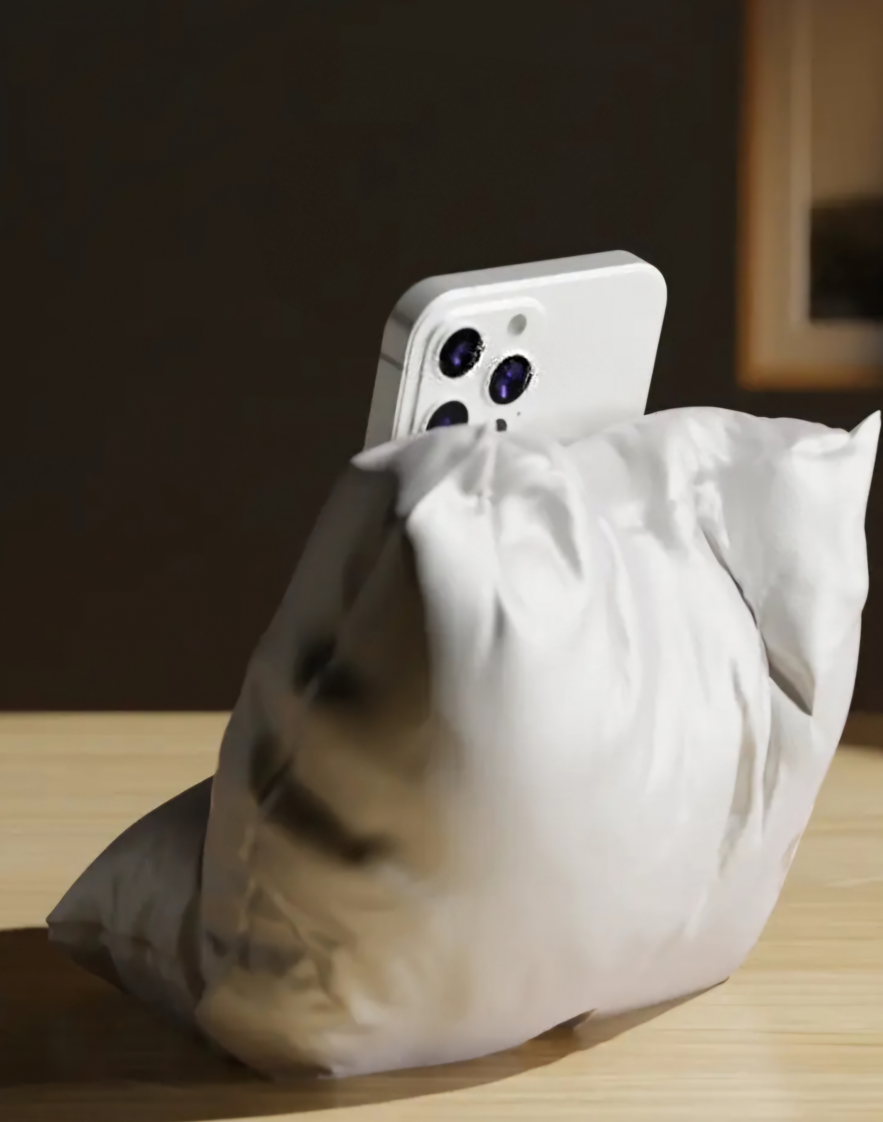 Phone Pillow/Phone Pillow Stand with charge hole | 3D modeller indir ...