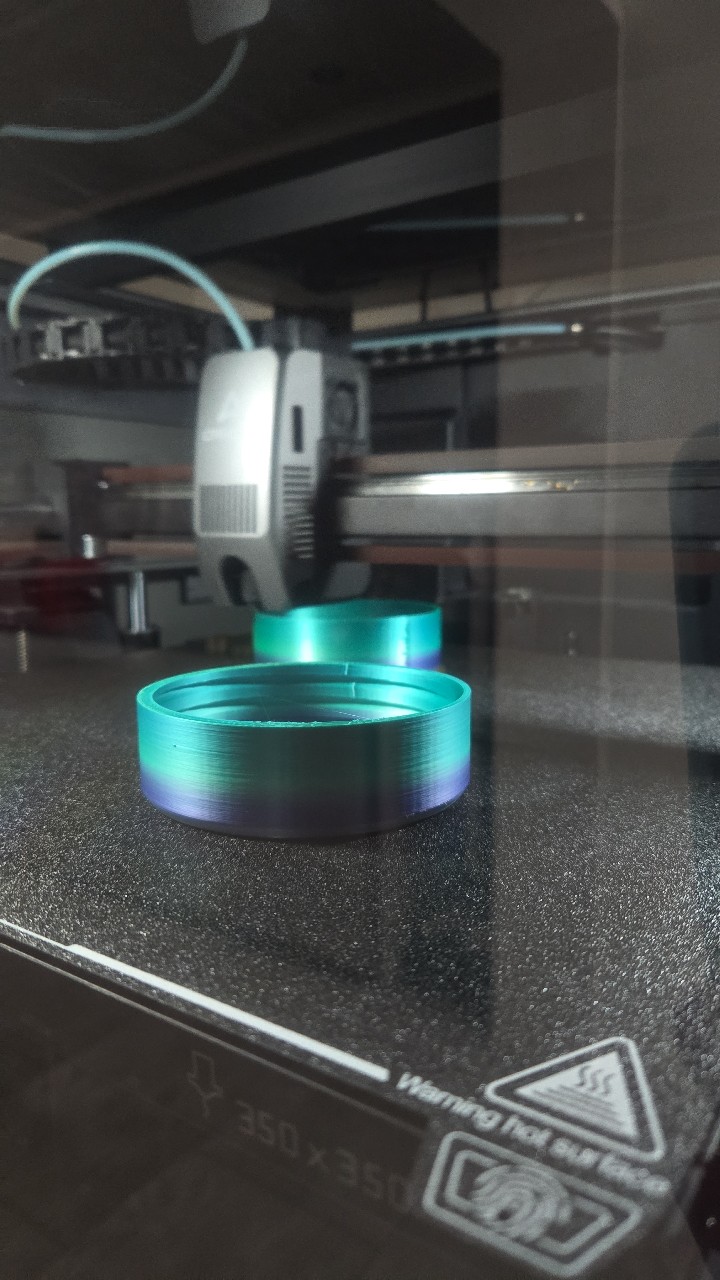 First experience print : a box with screw closing. Creality K2 Plus Combo PLA 3Ducation - Color ...