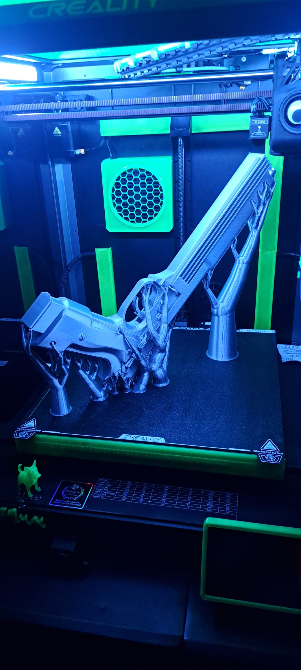 Pretty awesome 👌🏽 turned out perfect, Silver Shiny PLA, printed full ...