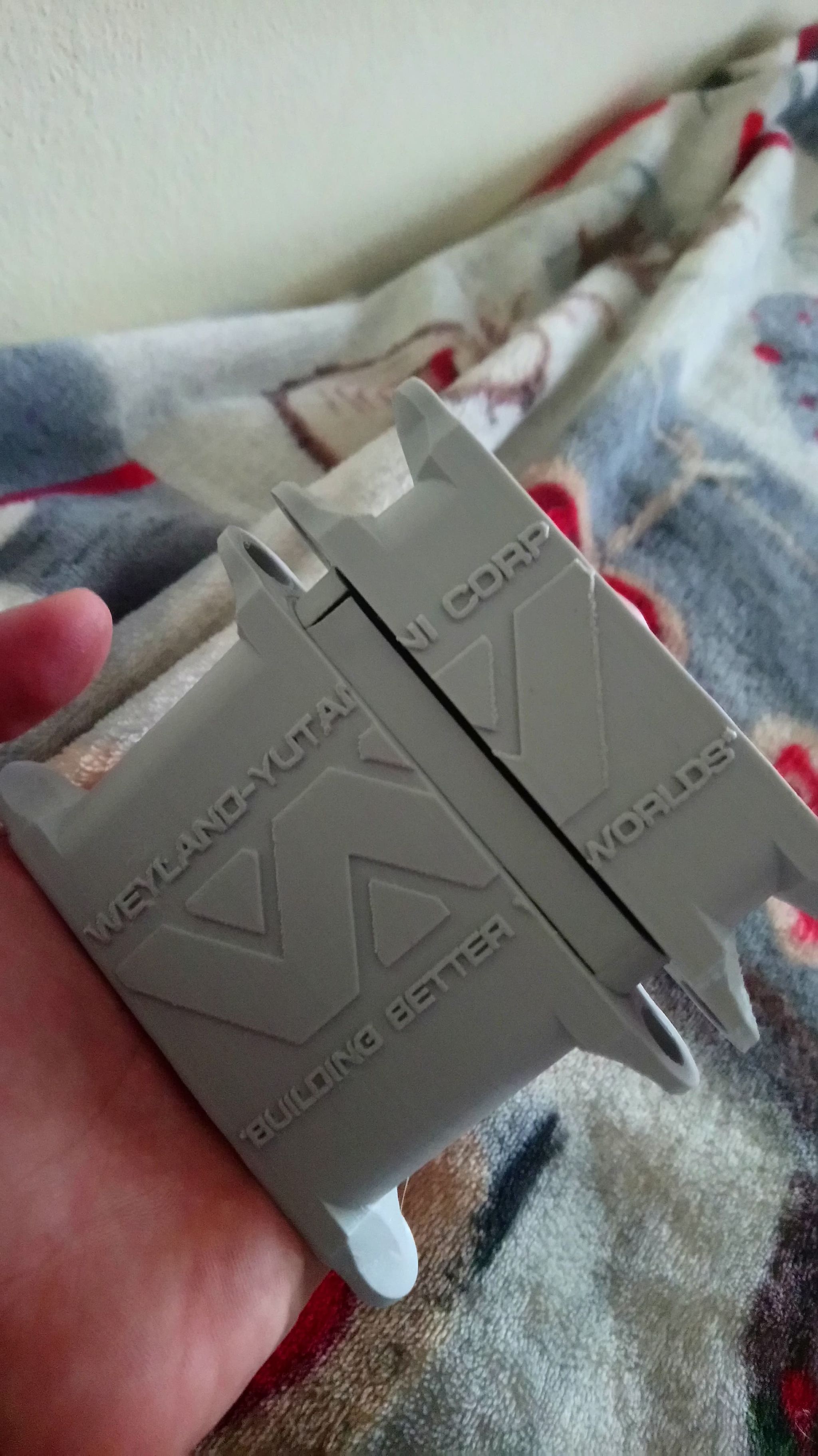 Alien RPG: Weyland-Yutani dice box | 3D models download | Creality Cloud