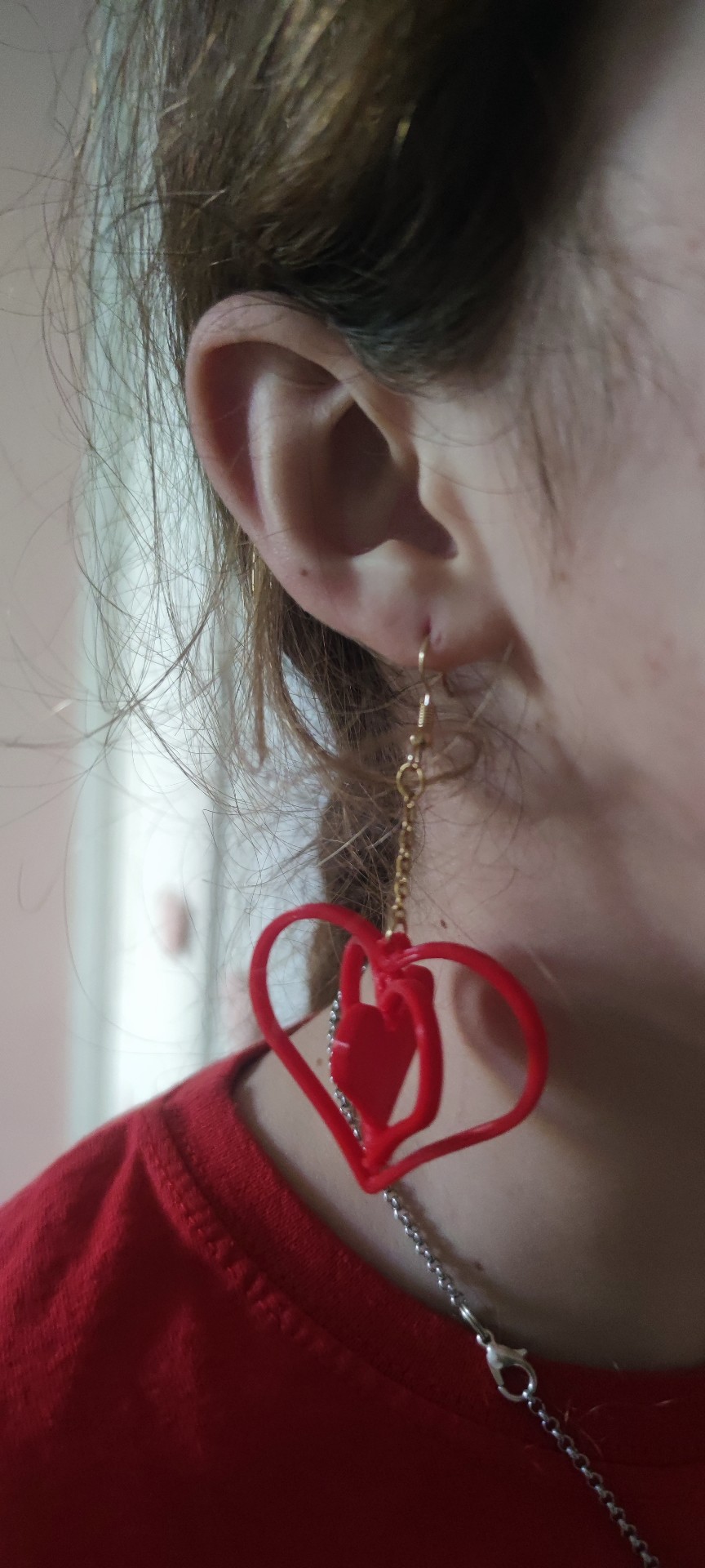 my daughter loves these earrings in pure red with the hook gold plated ...