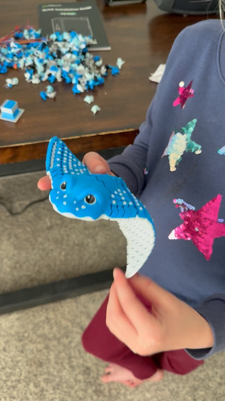This awesome stingray is so detailed it looks like it just swam out of ...