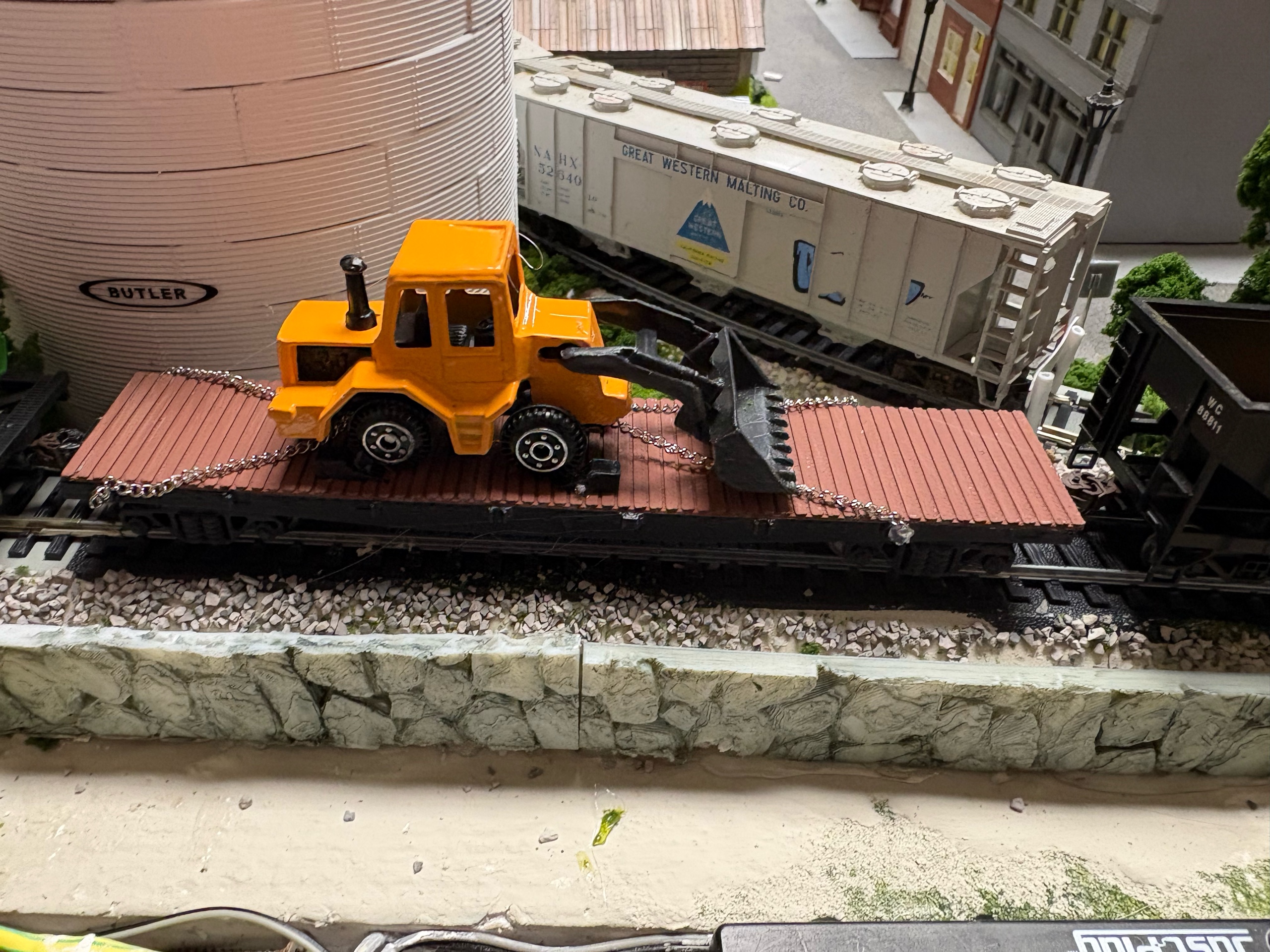 Just finished a 45 ft flatbed rail car build (not my own design. The ...