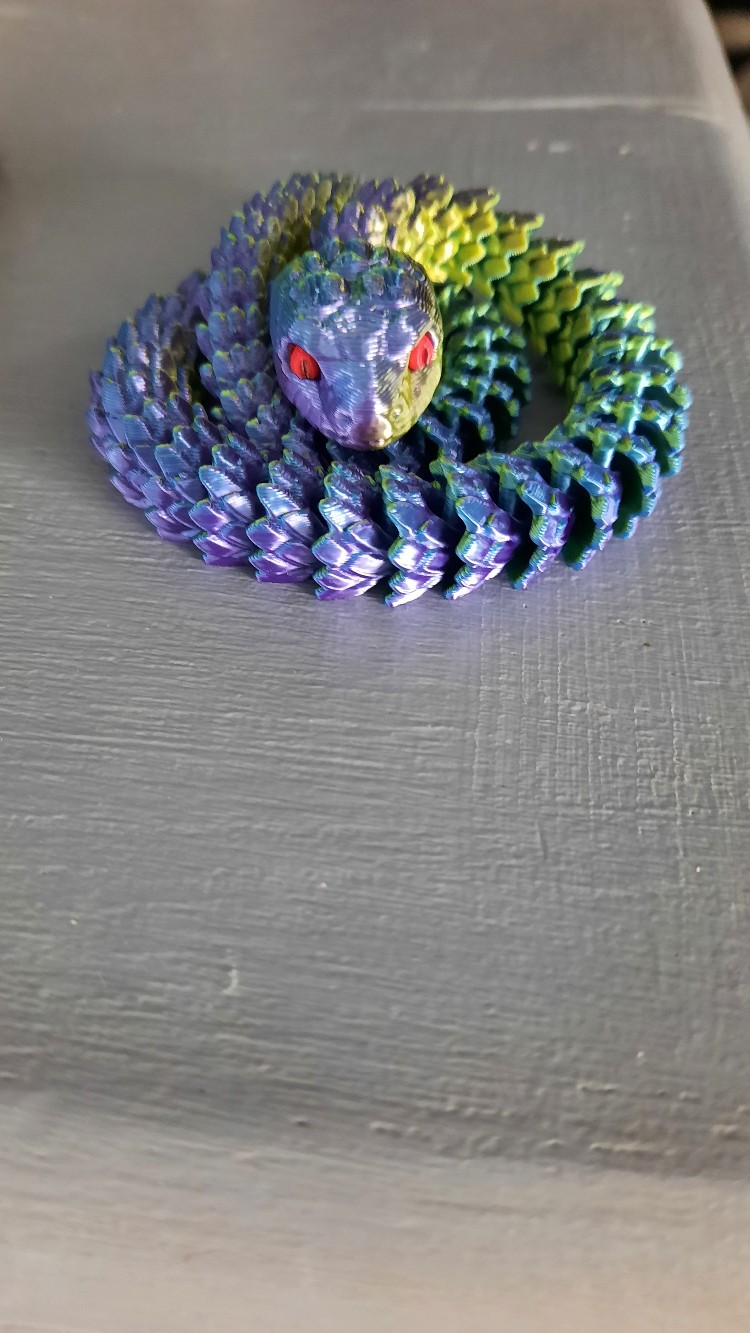Mon premier serpent flexible. PLA 3 couleurs soie. Super rendu à 200 mm/s. | Creality Cloud