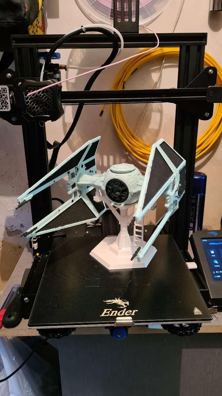 I am a beginner in world 3D. My Tie Intercept. My first completa project. Ender3v2. | Creality Cloud