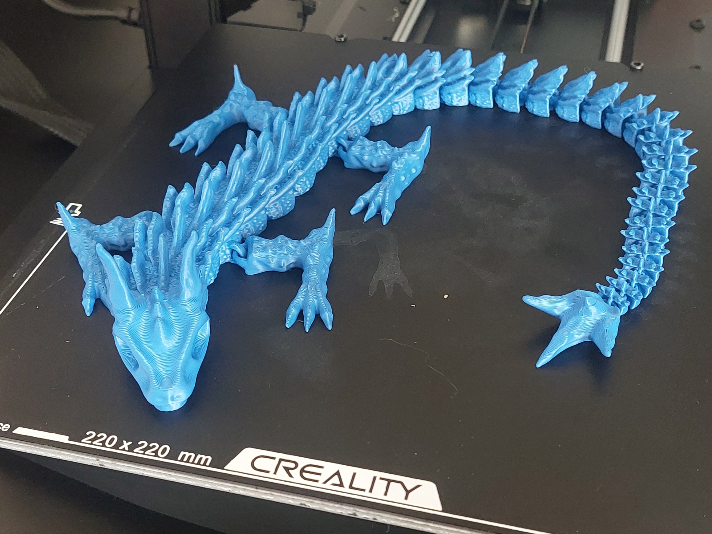 Superbe résultat, légèrement plus raide au niveau de la queue. Un rendu brillant avec le PLA ...