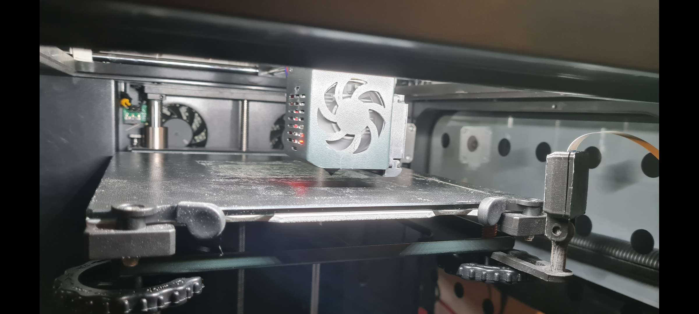 I've seen questions about mounting a camera to monitor CR-200B prints ...
